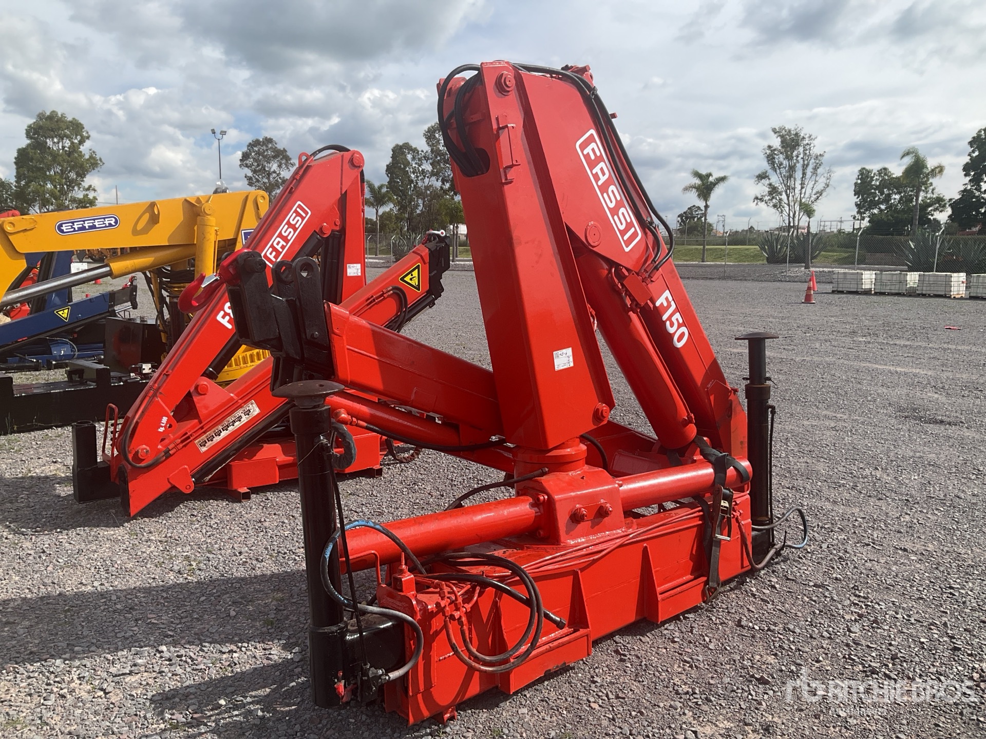 2001 Fassi F150.22 Hydraulic 6 ton Grúa Articulada para Montar sobre ...