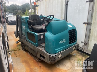 Tennant M20 Ride-On Floor Scrubber in Tampa, Florida, United States ...