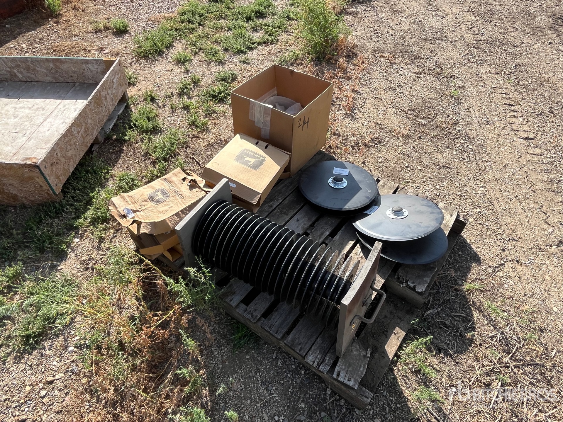 John Deere Disc Parts (Unused) | Ritchie Bros. Auctioneers