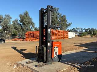 Toyota 9BDRU15 3000 lb Electric Forklift in Perris, California, United ...