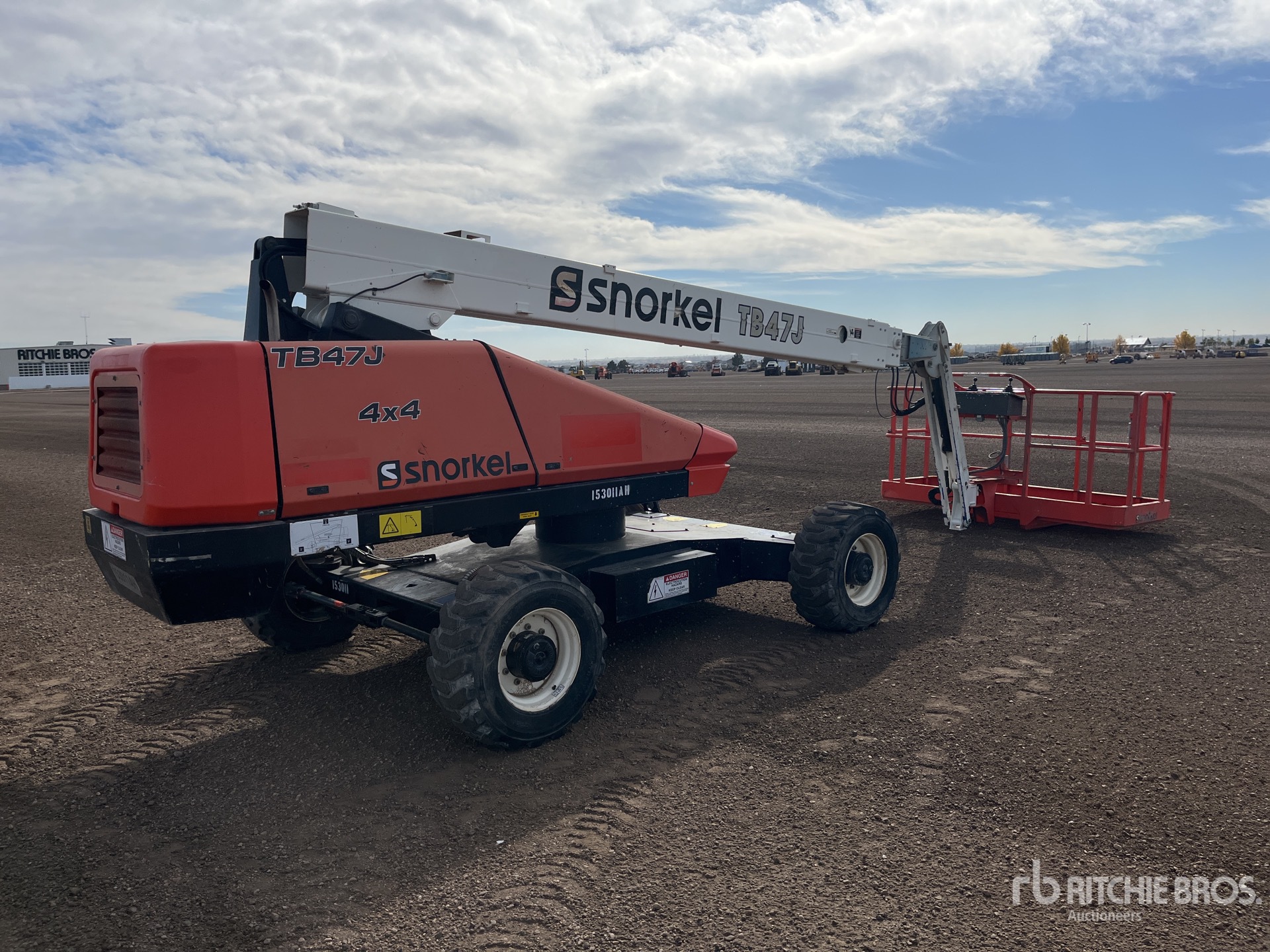 2015 Snorkel TB47J 4WD Diesel Piattaforma monobraccio | Ritchie Bros. Auctioneers