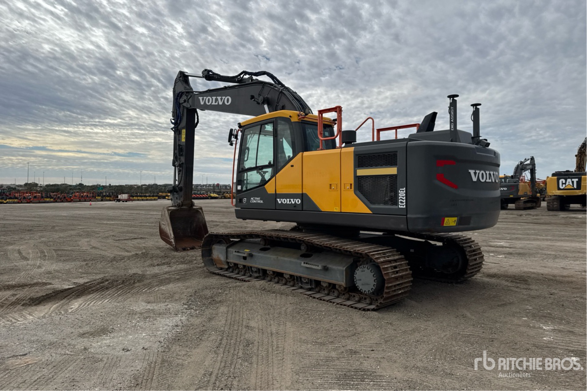 2021 Volvo EC220EL Tracked Excavator | Ritchie Bros. Auctioneers