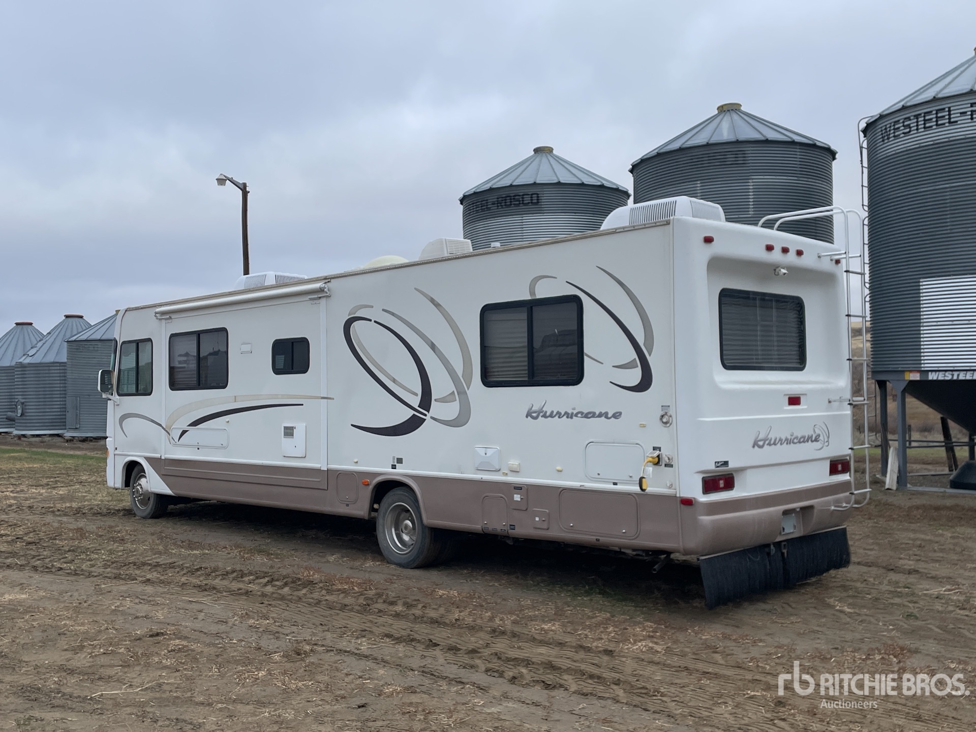 2003 Hurricane 34 ft Motor Home (Inoperable) | Ritchie Bros. Auctioneers