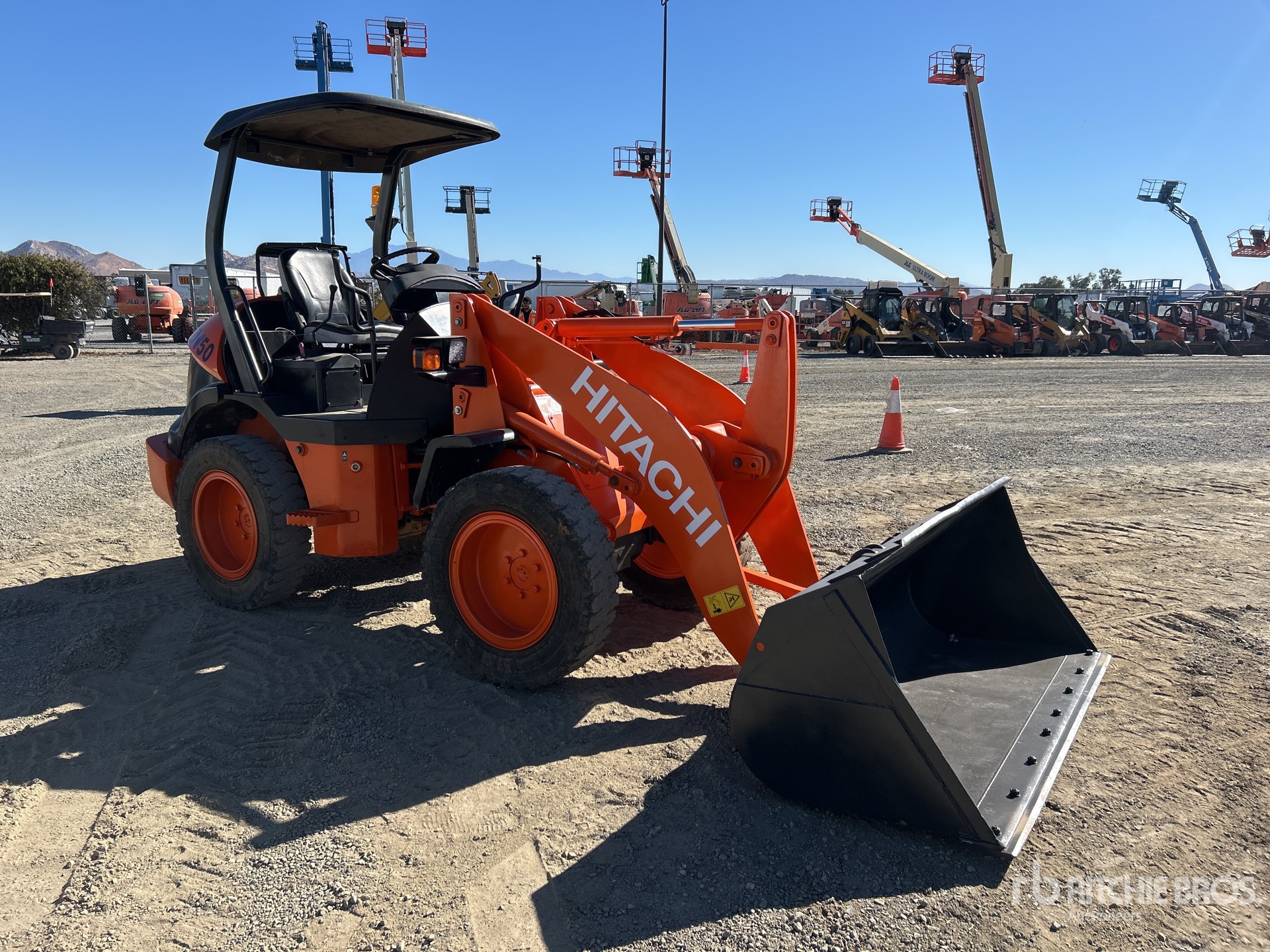 2018 Hitachi ZW50-5B Chargeuse sur roues | Ritchie Bros. Auctioneers