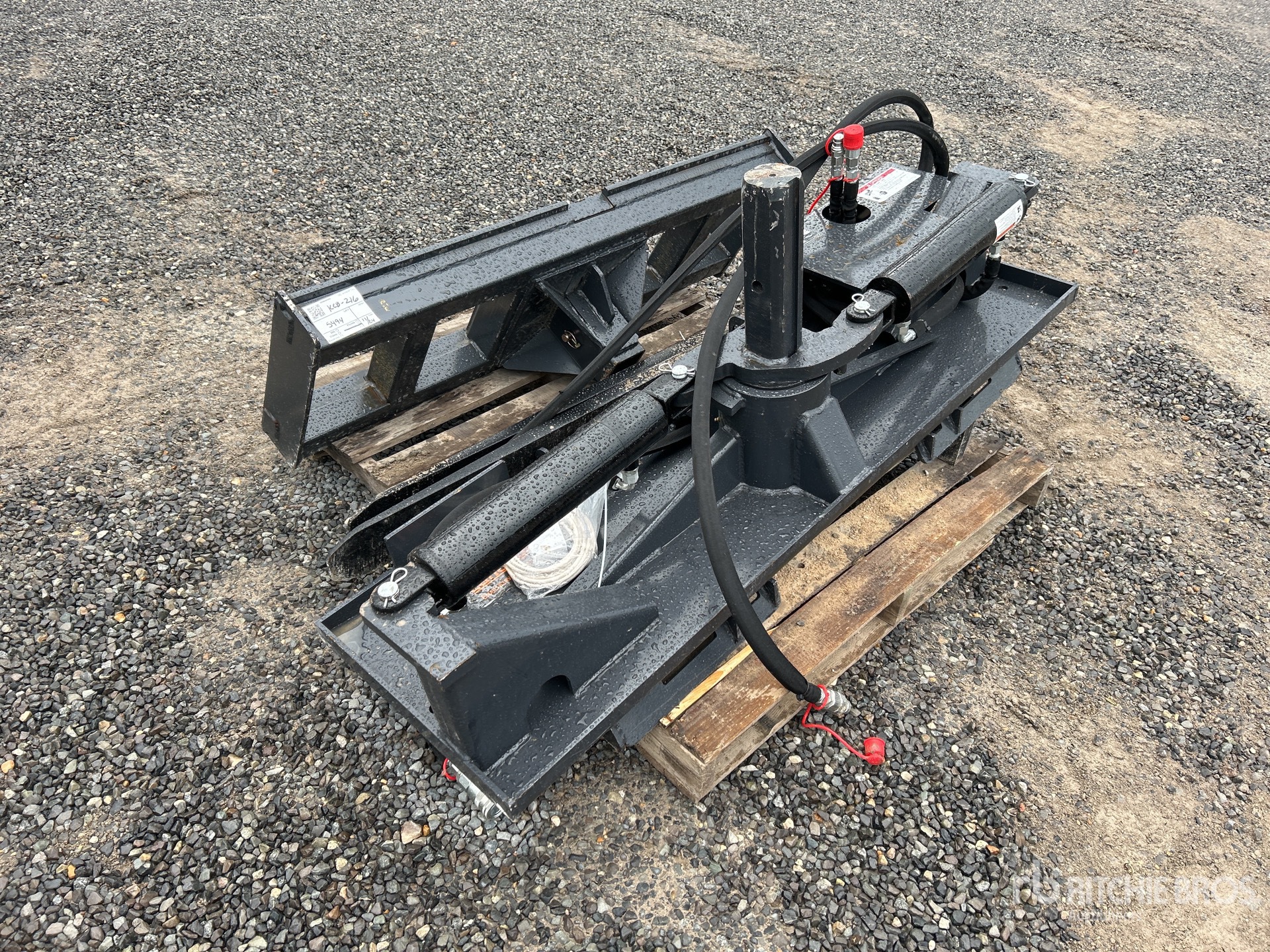 2024 Landhonor HRB-11-127A 42 in Hydraulic Rotating Skid Steer Forks ...