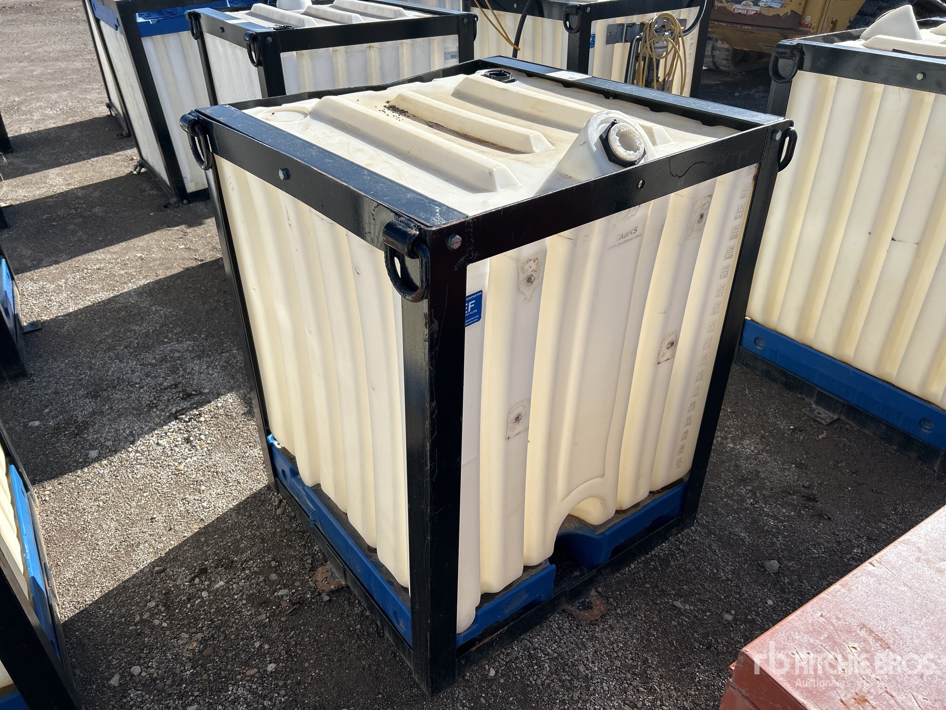 180 gal Skid Mounted DEF Tanque de combustible | Ritchie Bros. Auctioneers