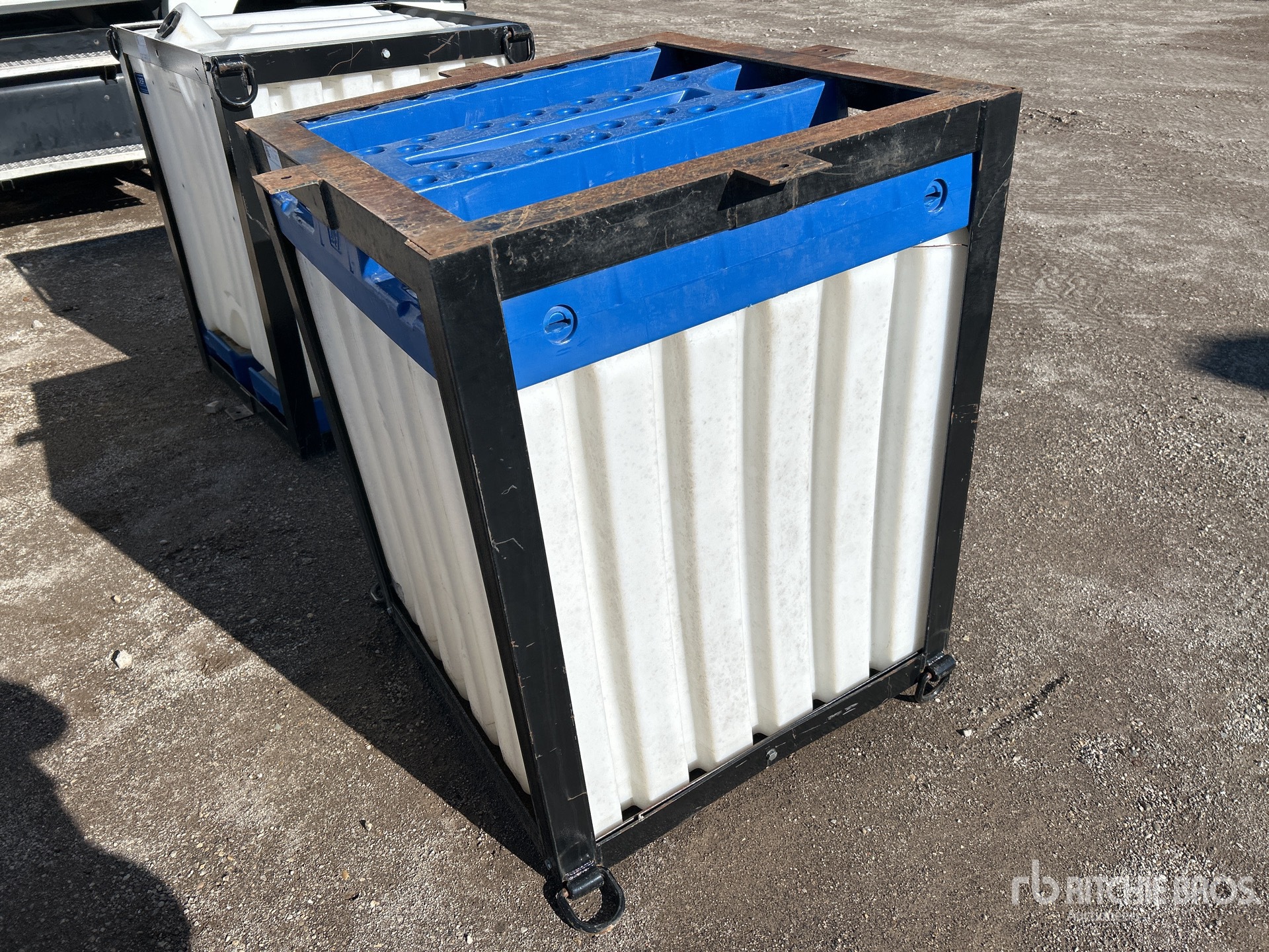 180 gal Skid Mounted DEF Tanque de combustible | Ritchie Bros. Auctioneers