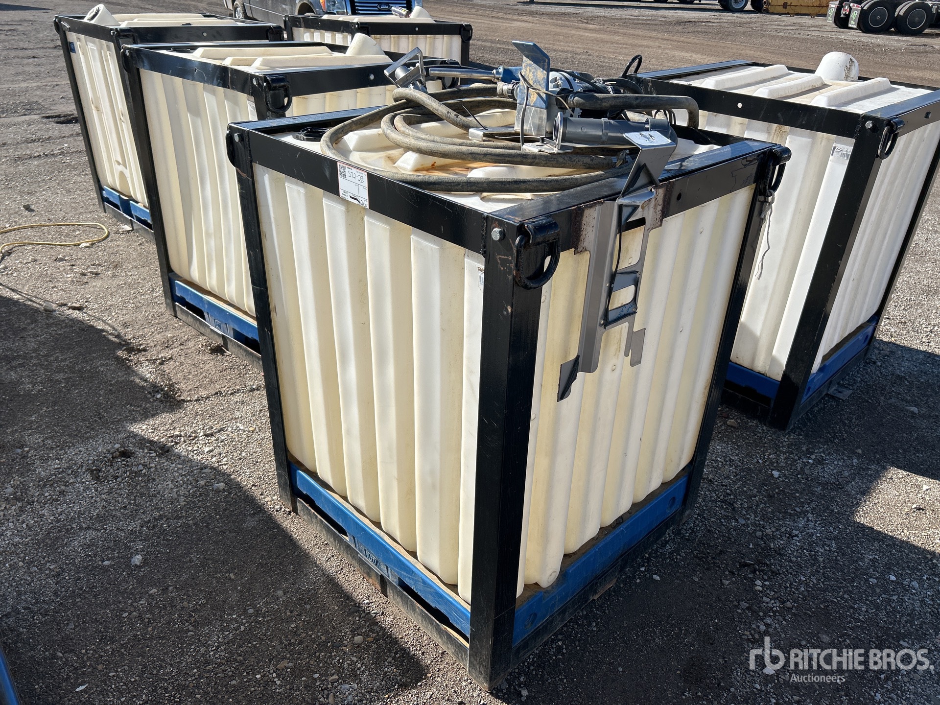 180 gal Skid Mounted DEF Réservoir de carburant | Ritchie Bros. Auctioneers