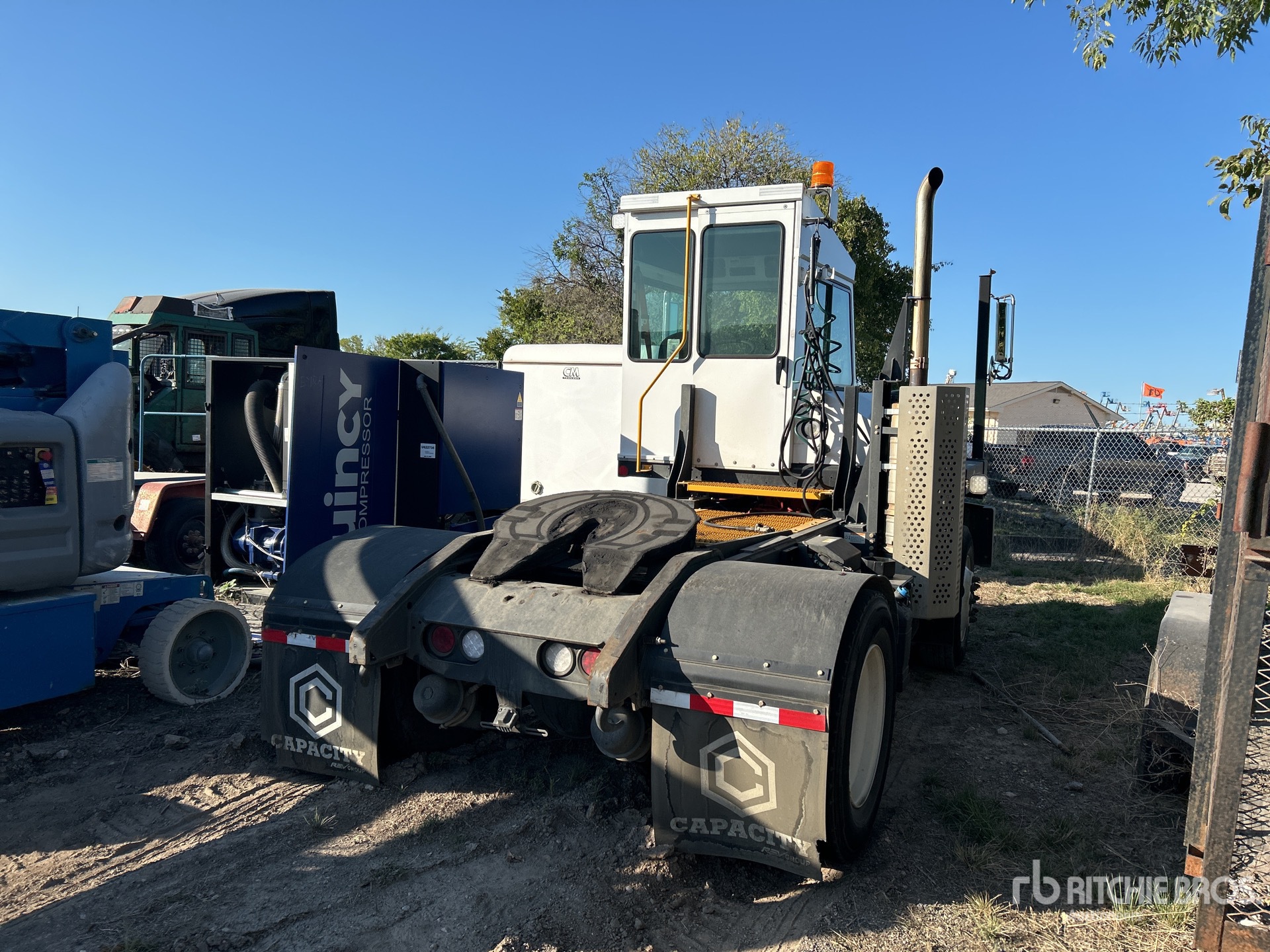 Capacity Spotter Truck | Ritchie Bros. Auctioneers