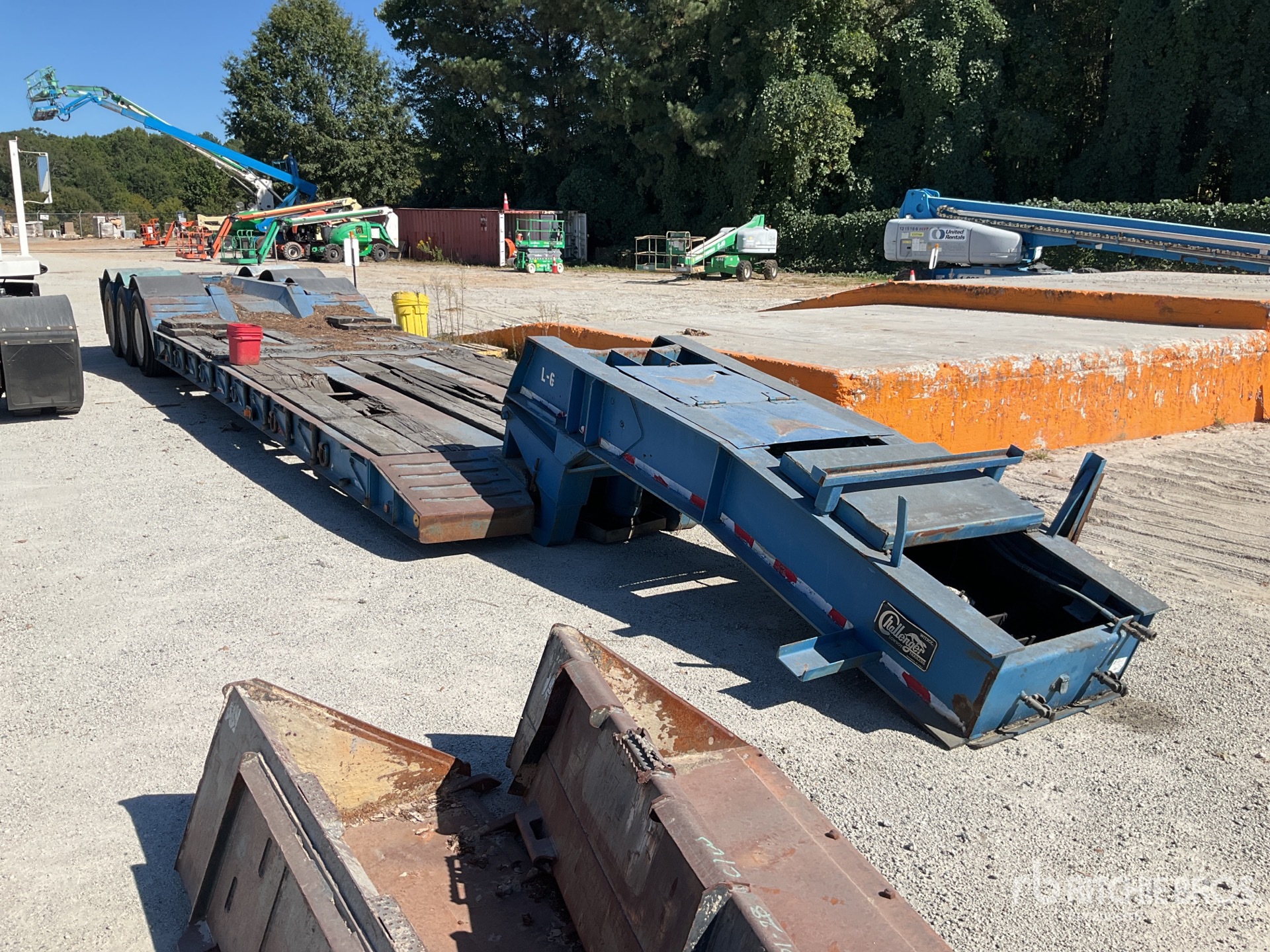 1998 Witzco Challenger 100000 lb Tri/A Single Drop Removable Gooseneck ...