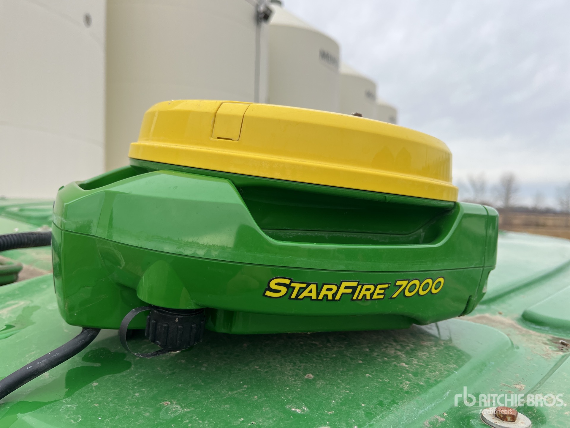 2024 John Deere Starfire 7000 GNSS Receiver | Ritchie Bros. Auctioneers