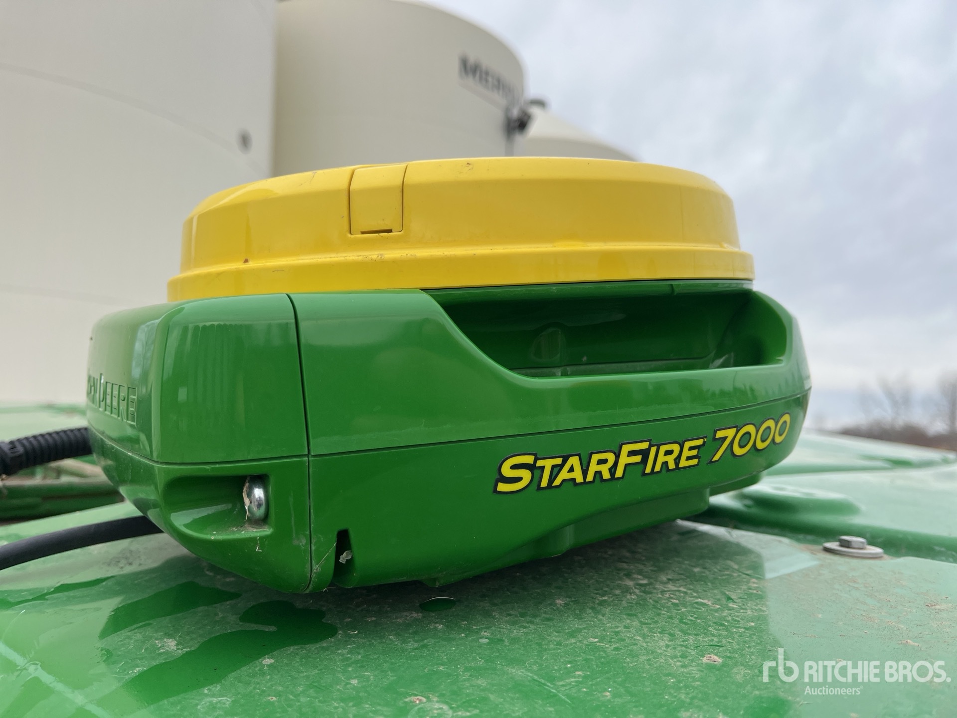 2024 John Deere Starfire 7000 GNSS Receiver | Ritchie Bros. Auctioneers