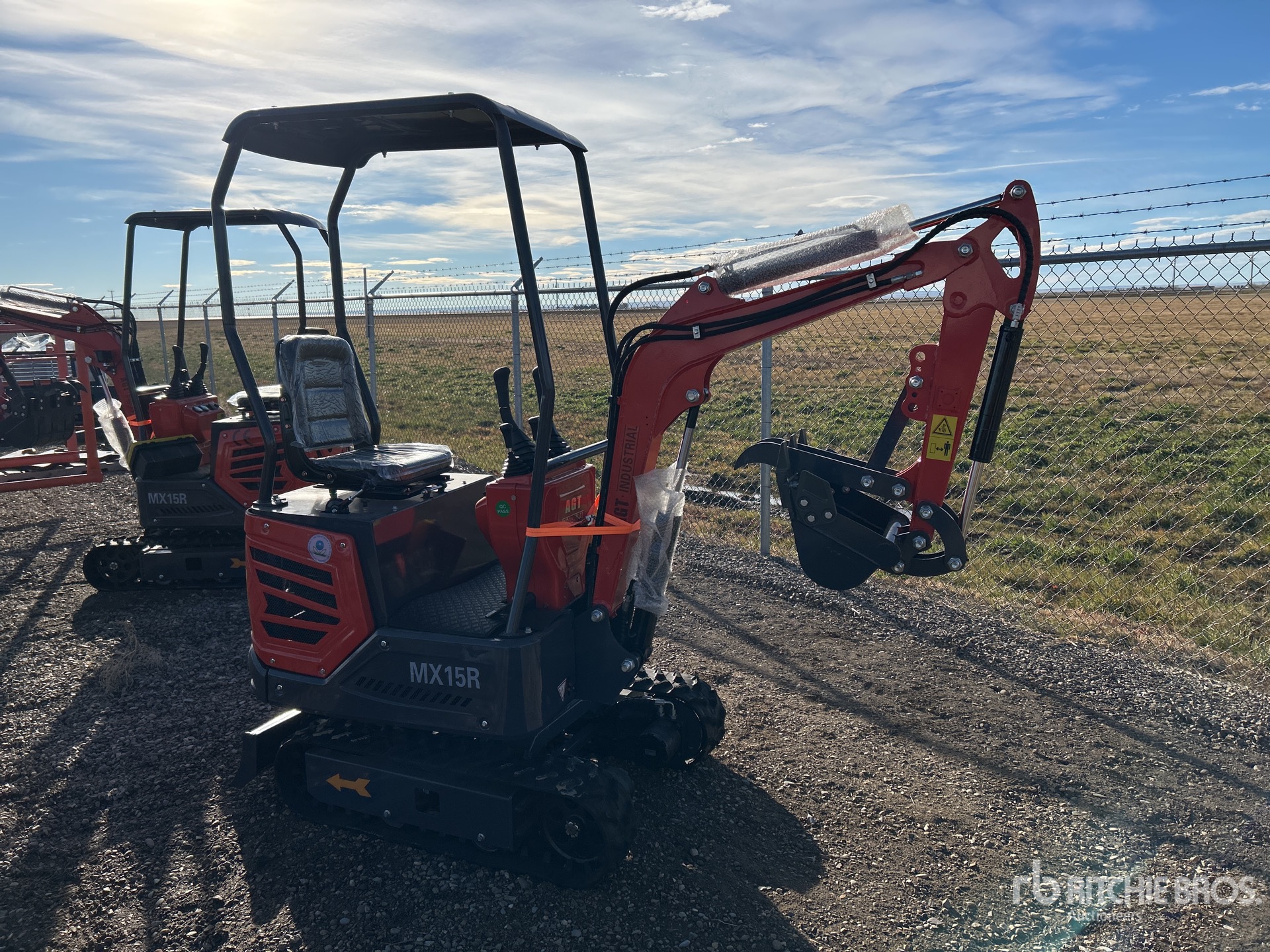 2024 AGT MX15R Mini Excavator (Unused) | Ritchie Bros. Auctioneers