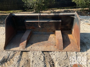 84 in Hydraulic Tilting Bucket - Fits SKID STEER in Myrtle Beach, South ...