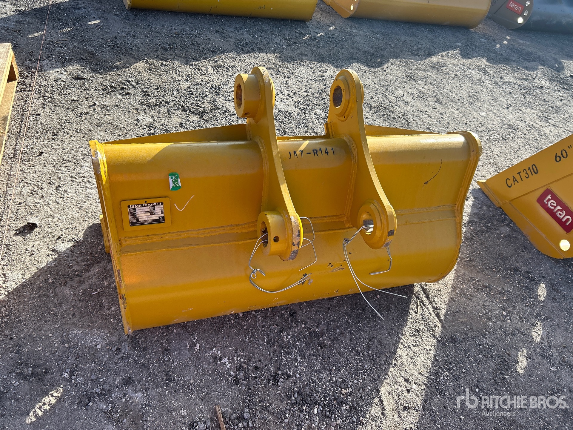 Teran BKT31248CLN 48 in 0.41 cyd Cleanup Godet d'excavatrice - Fits Cat ...