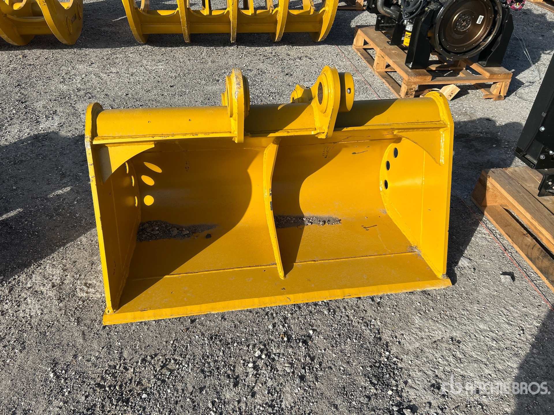 Teran BKT31248CLN 48 in 0.41 cyd Cleanup Excavator Bucket - Fits Cat ...