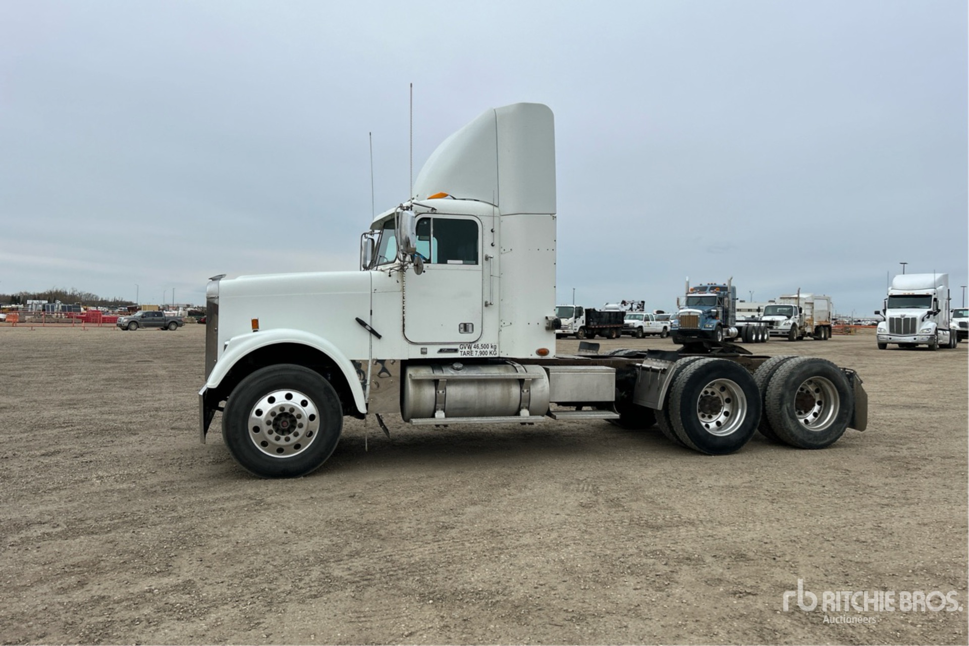 2010 Freightliner FLD 120 6x4 T/A Day Cab Truck Tractor | Ritchie Bros ...