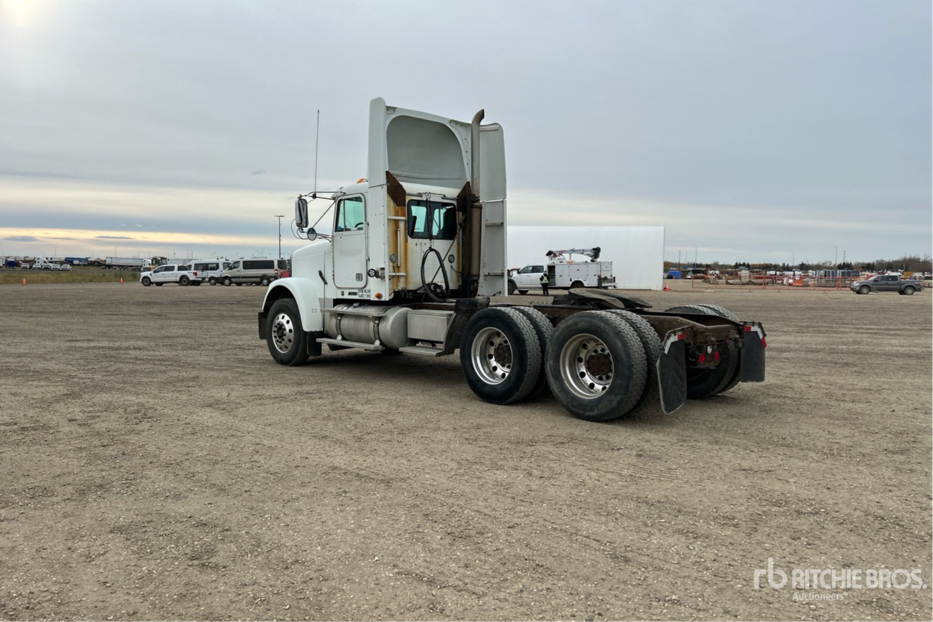 2010 Freightliner FLD 120 6x4 T/A Day Cab Truck Tractor | Ritchie Bros ...