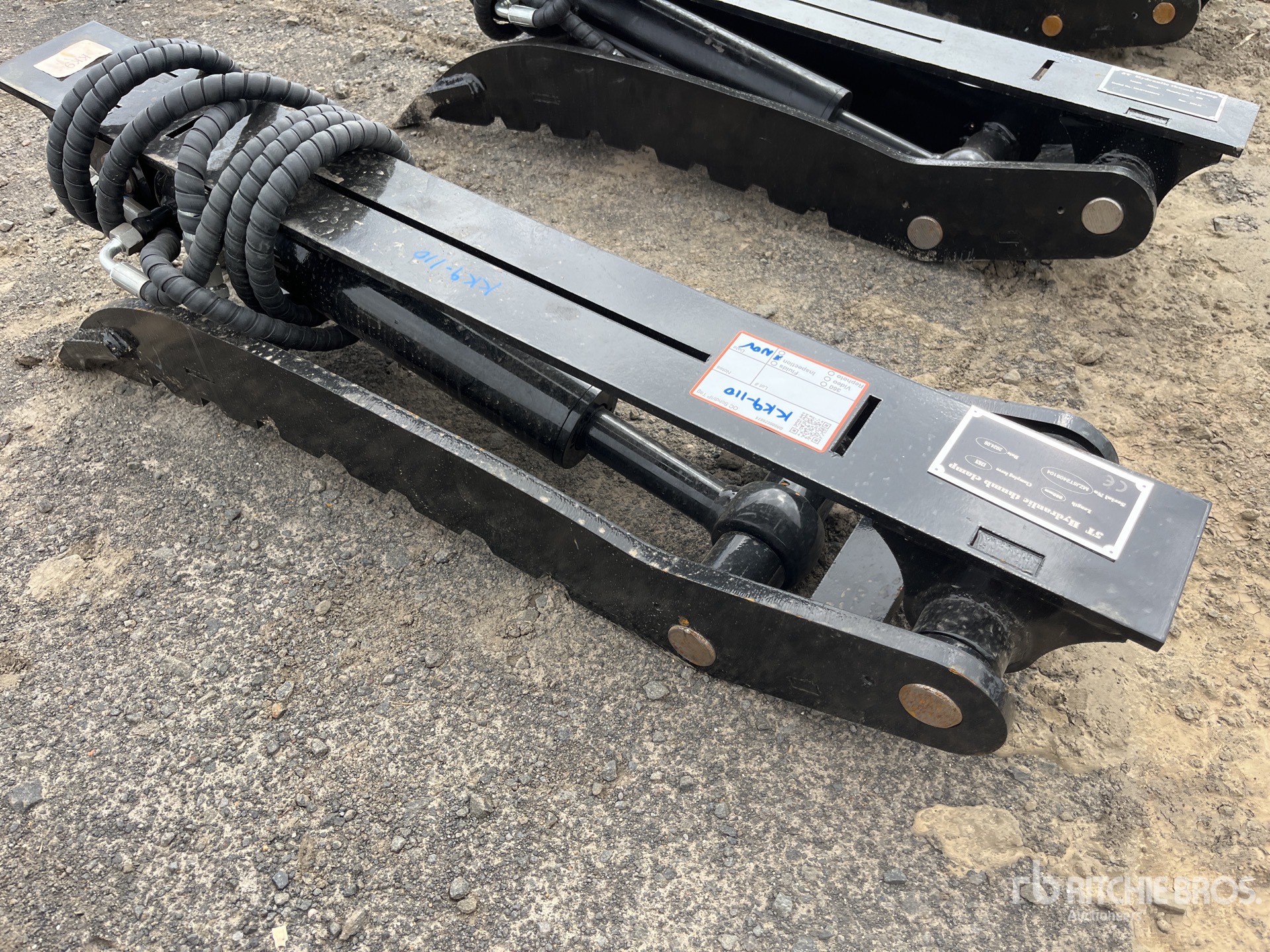 2024 GIYI GY-5HTB 260 mm Hydraulic Excavator Thumb - Fits 5 Ton ...