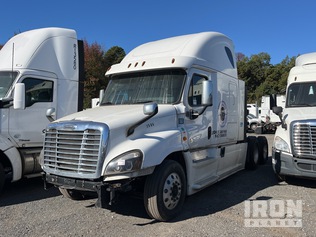 2014 Freightliner Cascadia 6x4 T/A Sleeper Truck Tractor (Inoperable ...