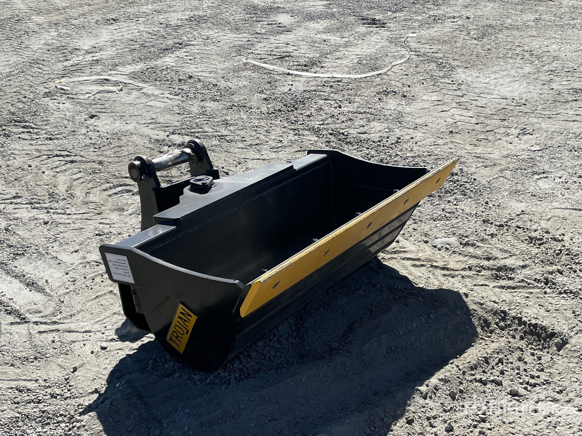 Trojan 80CL 48 in Hydraulic Tilting Excavator Bucket (Unused) | Ritchie ...