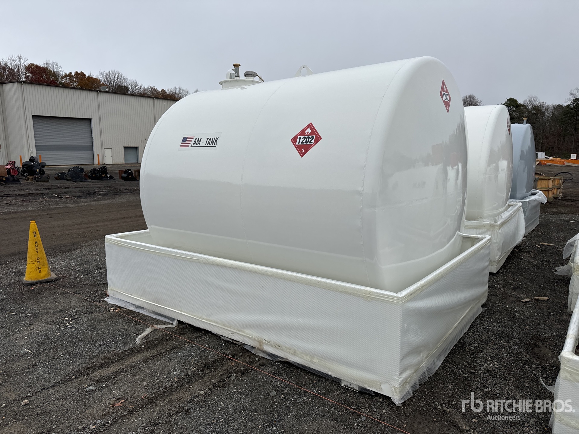 2024 AM Tank AM-TANK 2300N 2376 gal Skid Mounted Steel Diesel Réservoir ...