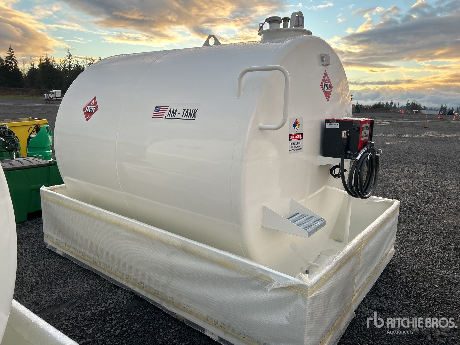 2024 AM Tank AM-TANK 2300N 2376 gal Skid Mounted Steel Diesel Réservoir ...