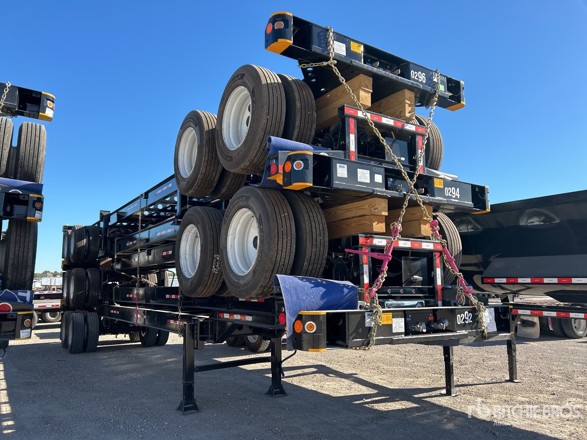 2025 Atro 40 ft T/A Quantity of (5) Skel Trailer | Ritchie Bros ...