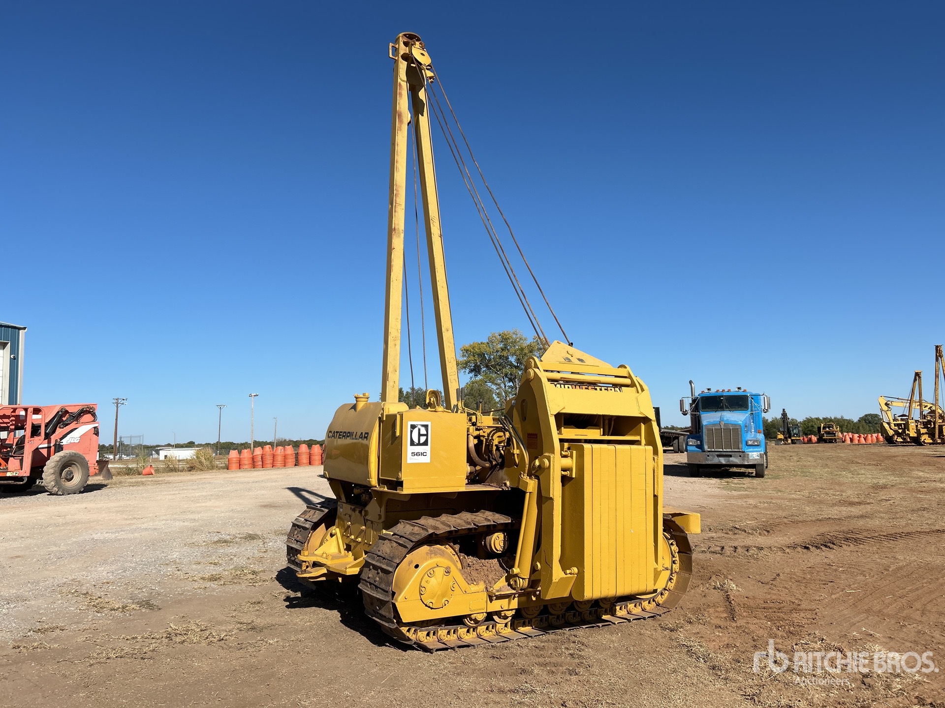 1973 Cat 561C Tracteur pose-canalisations | Ritchie Bros. Auctioneers