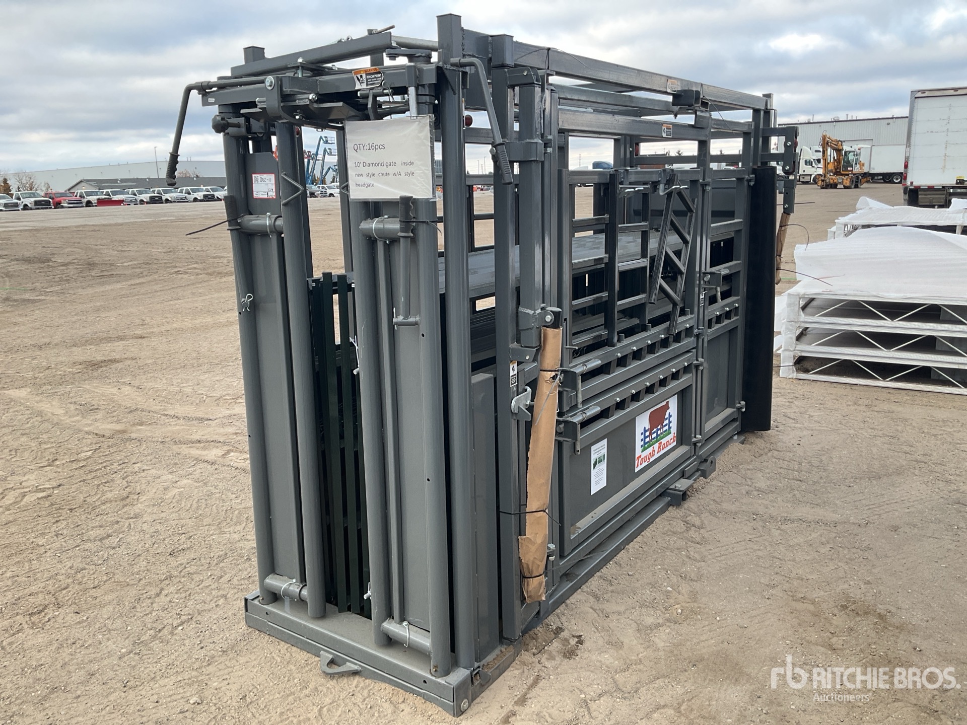 2024 BYT CC003 10 ft 6 in x 6 ft 6 inches Deluxe Cattle Squeeze Chute ...