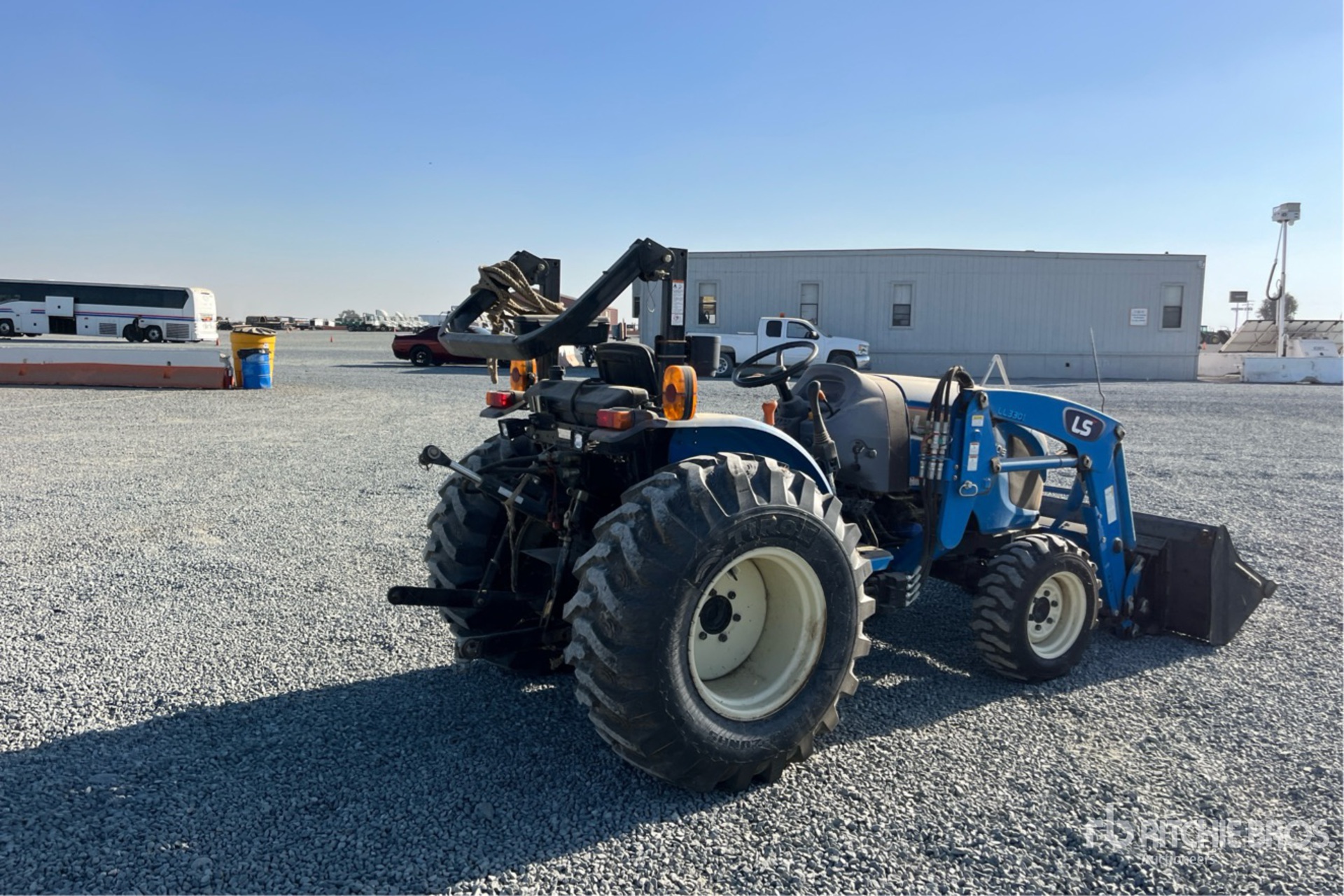 2019 LS Mtron MT230E 4WD Utility Tractor | Ritchie Bros. Auctioneers