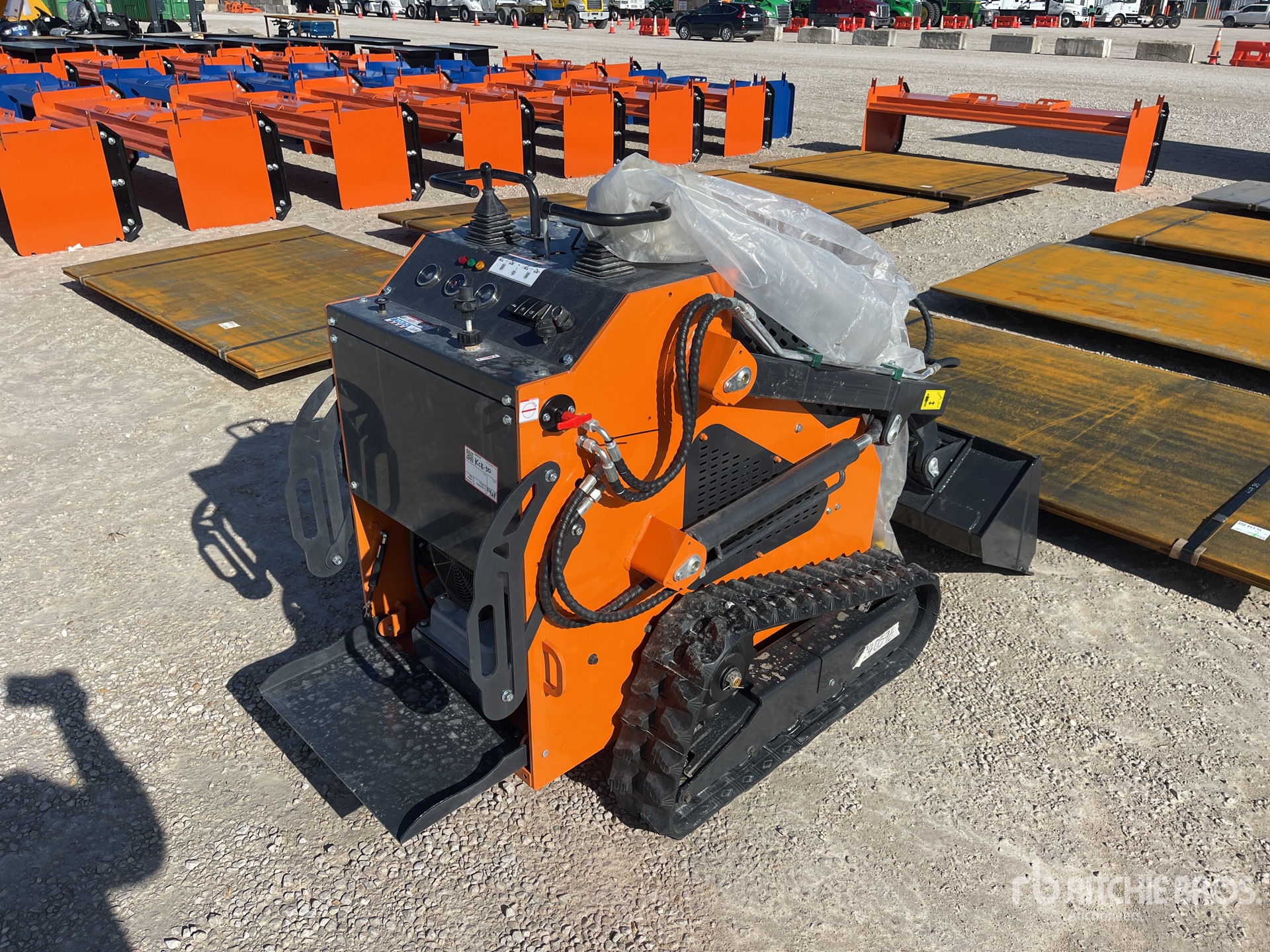 2024 Landhero LDH-T460 Mini Compact Track Loader (Unused) | Ritchie ...