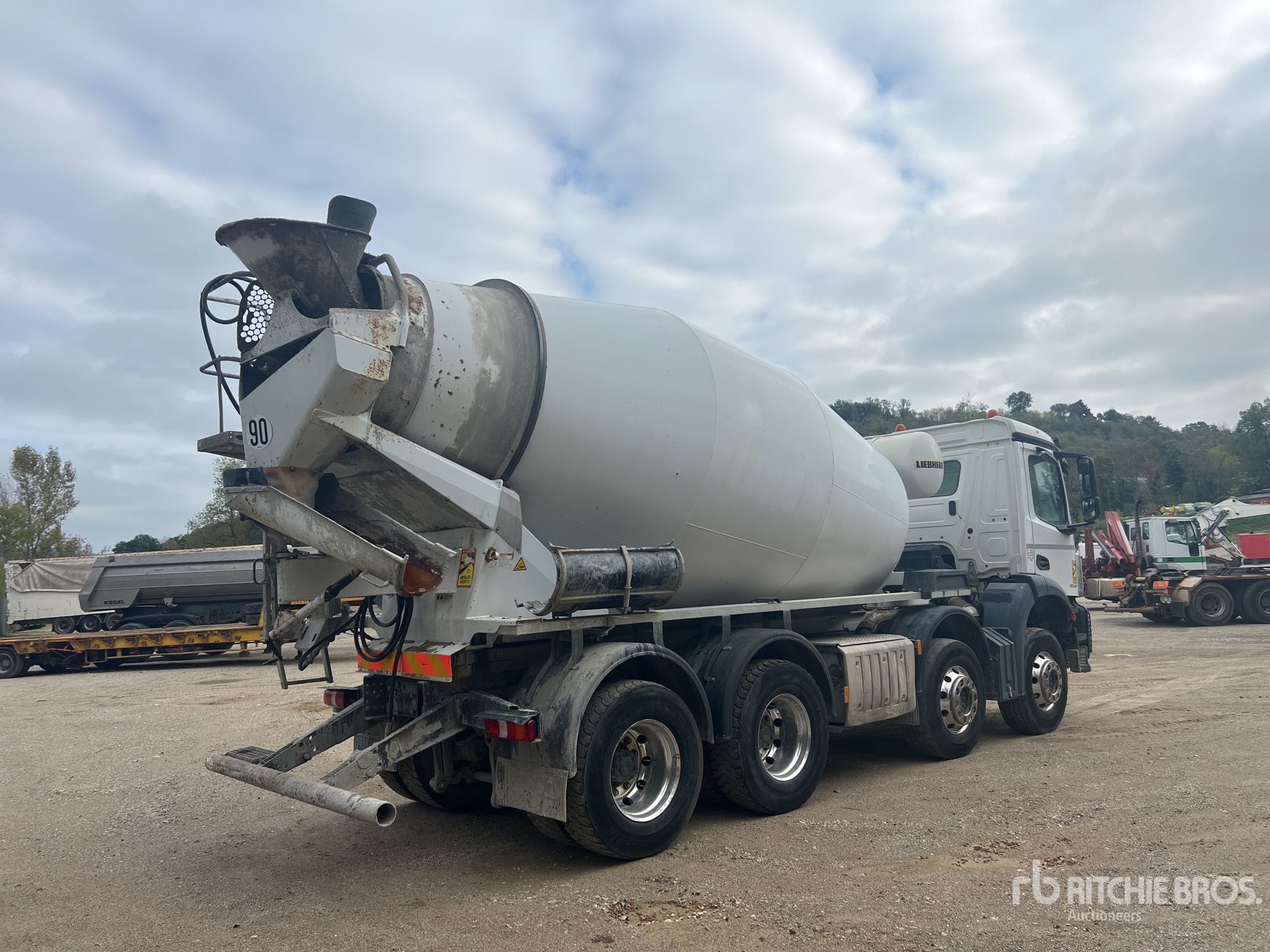 2019 Mercedes-Benz Arocs 3243 8x4 Camion Malaxeur 8x4 Mixer Truck ...