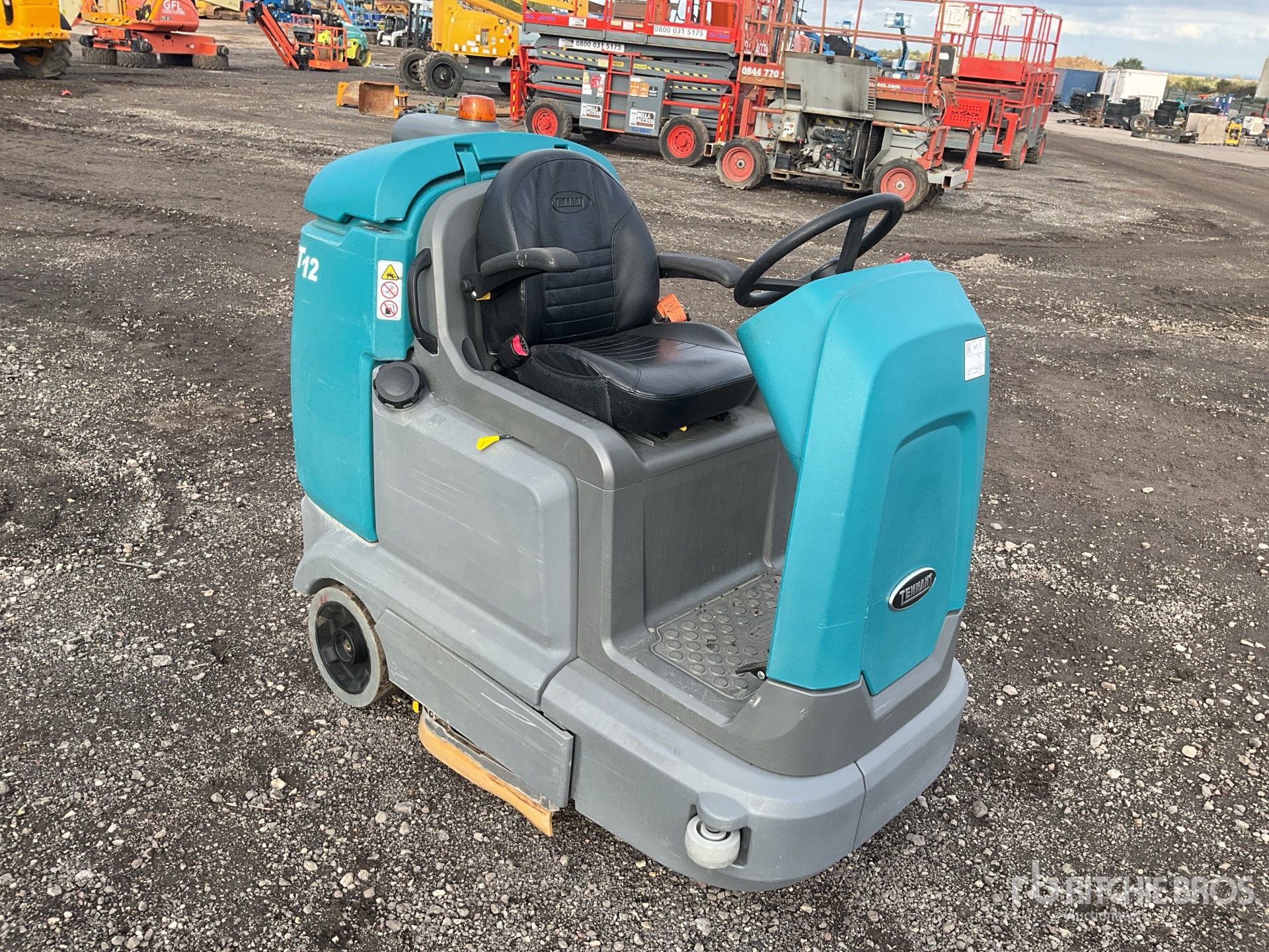 2021 Tennant T12 Ride-On Electric Fregadora de Suelos | Ritchie Bros ...