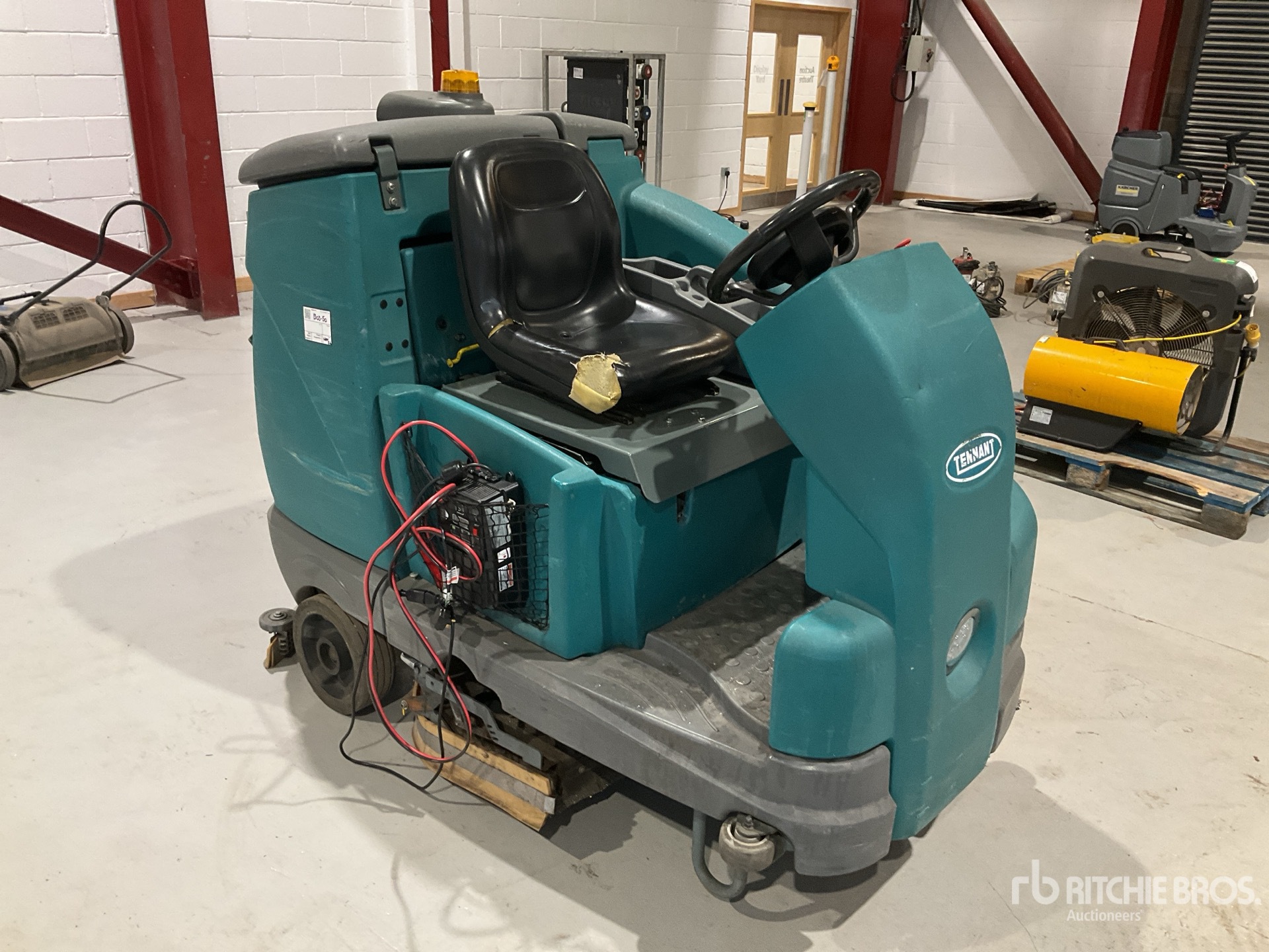 2012 Tennant ECH20 Ride-On Electric Floor Buffer | Ritchie Bros ...