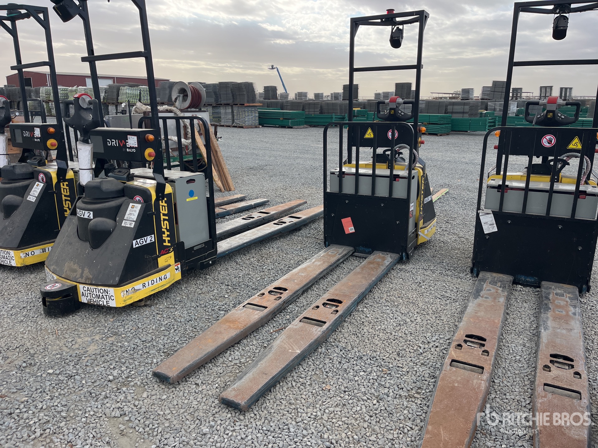 2018 Hyster B80ZHD 8000 lb Electric Pallet Jack | Ritchie Bros. Auctioneers