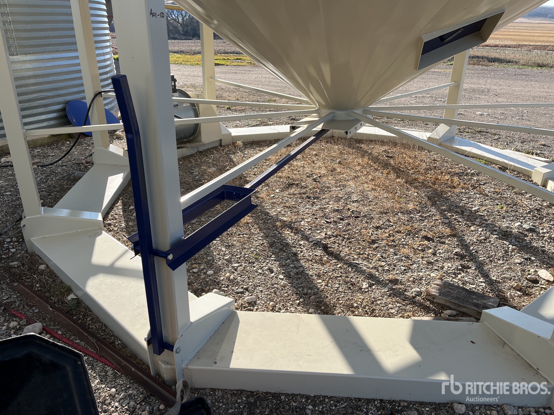 JTL 1825FA +/- 6400 bu Smooth Wall Hopper Contenedor de grano | Ritchie ...