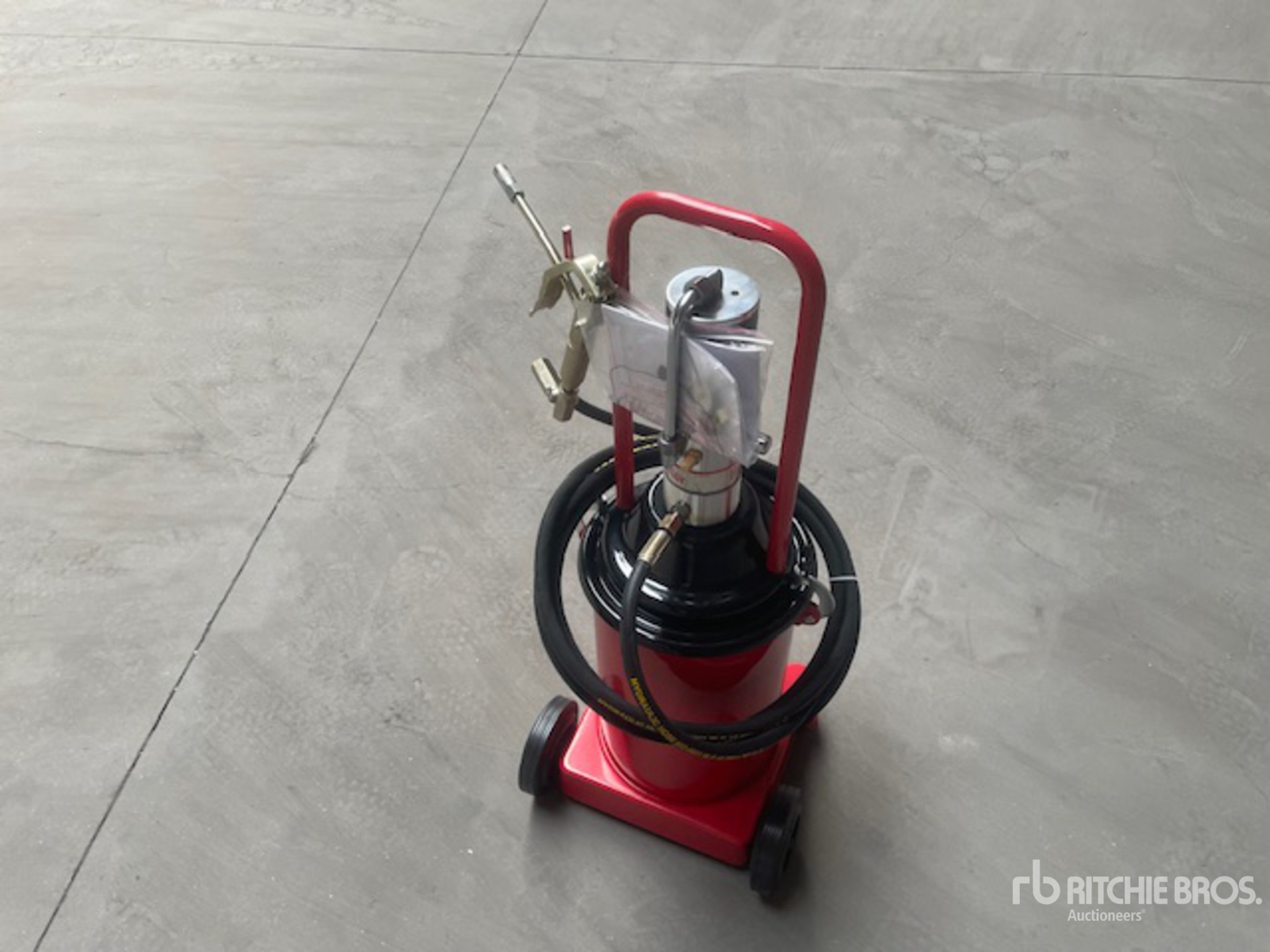 2024 Big Red High Pressure Grease Injector TRH12 (Unused) | Ritchie Bros. Auctioneers