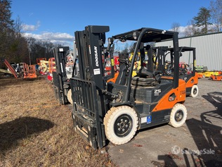 2023 Doosan G25E-7 4600 lb Pneumatic Tire Forklift (Inoperable ...