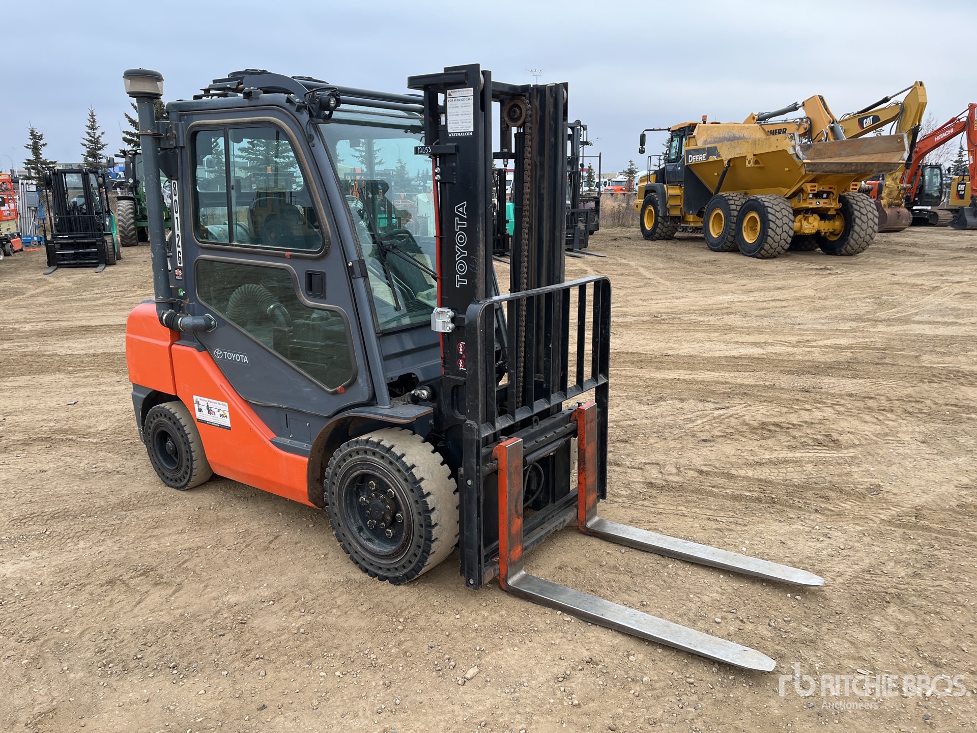 2018 Toyota 8FGU32 6020 lb Chariot élévateur à bandage pneumatique ...
