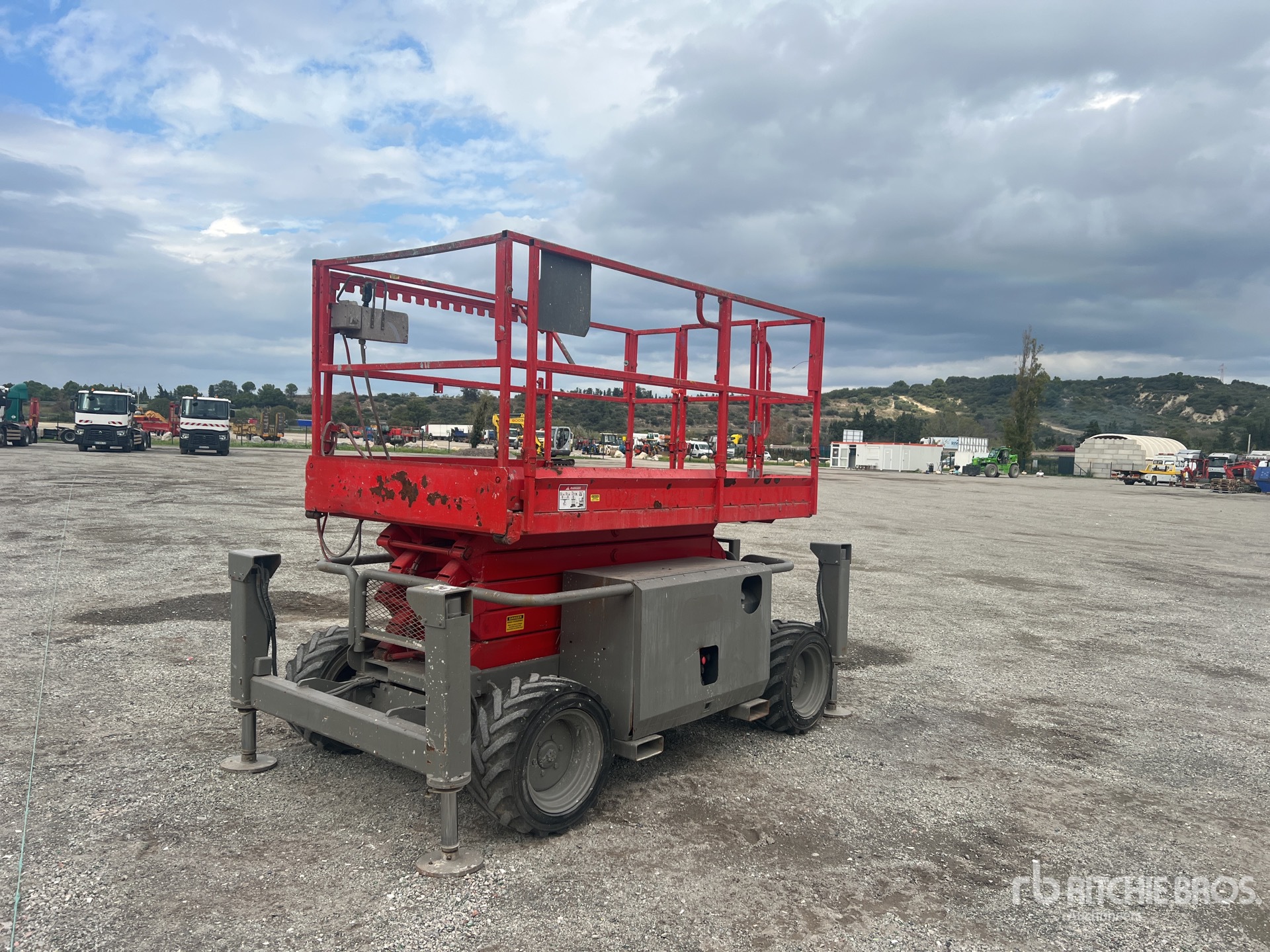 2014 Skyjack SJ6832 RT 4x4 Nacelle Ciseaux Ascenseur à ciseaux ...