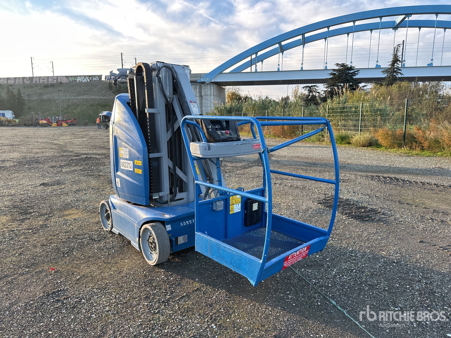 2012 JLG Toucan 10E Nacelle A Mat Droit Electrique Electric Plateforme ...