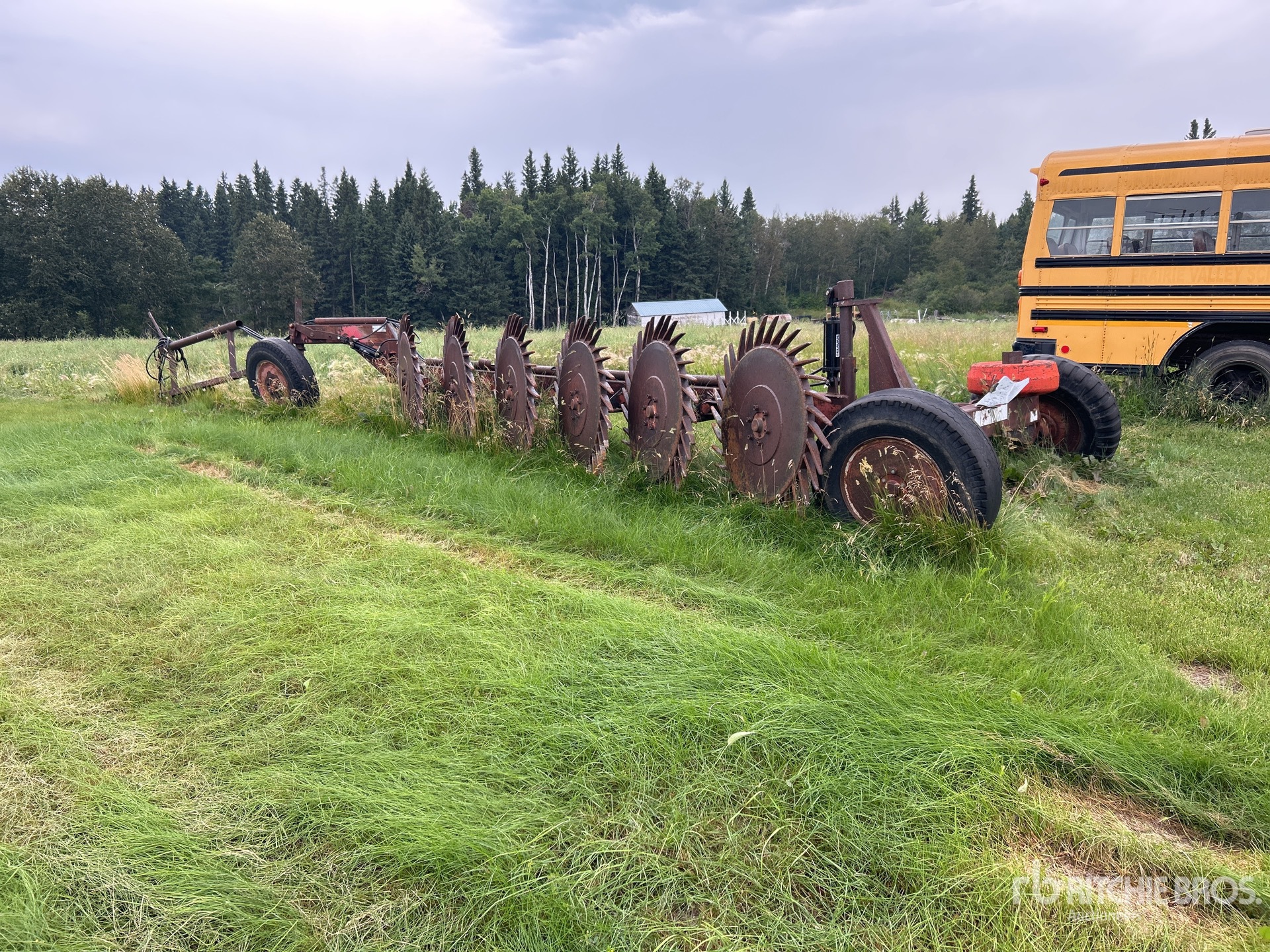 Embco EM Sidewinder 6 6 Wheel Root Rake | Ritchie Bros. Auctioneers
