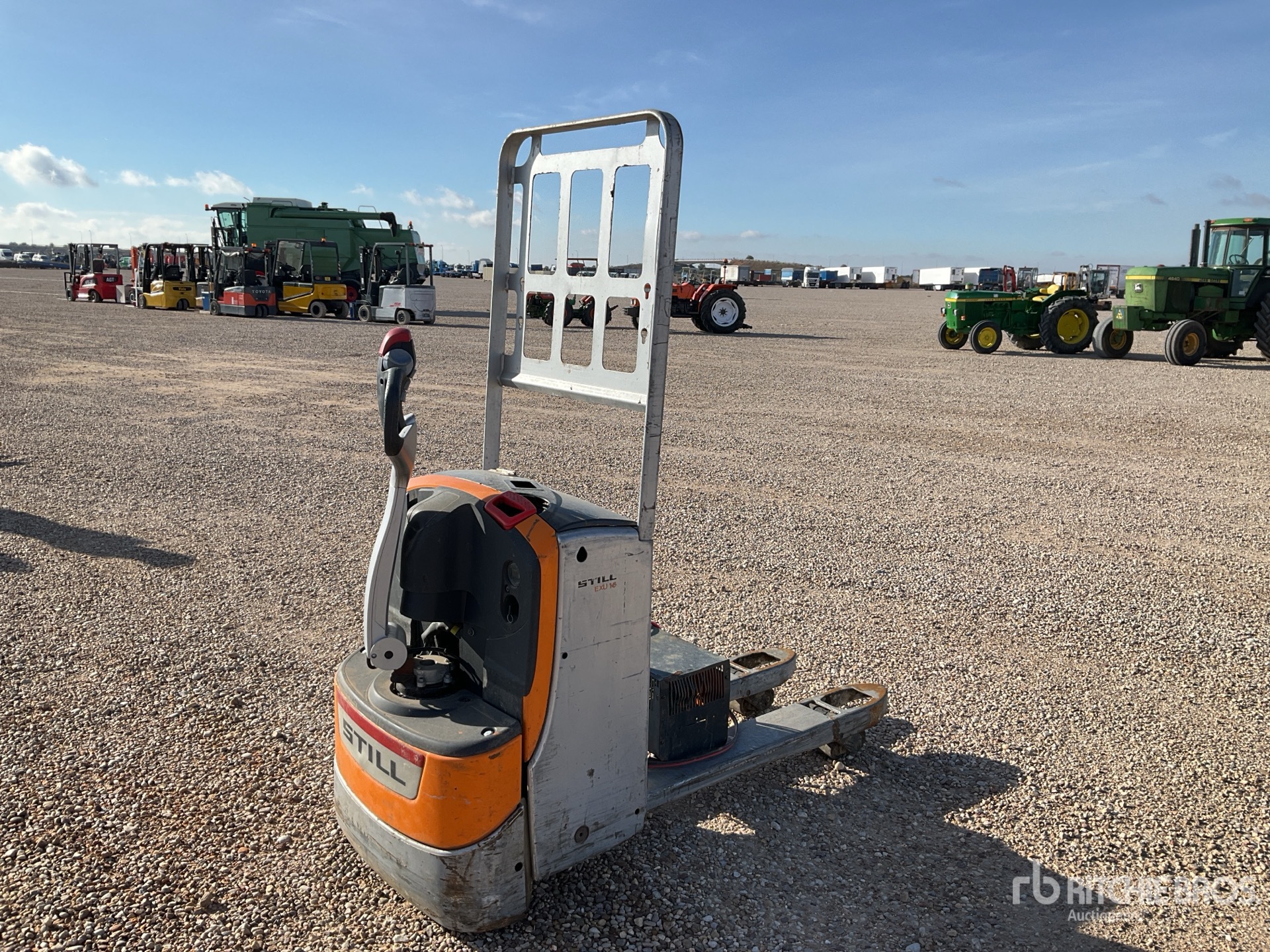 2017 Still EXU 16 Electric Transpalette | Ritchie Bros. Auctioneers