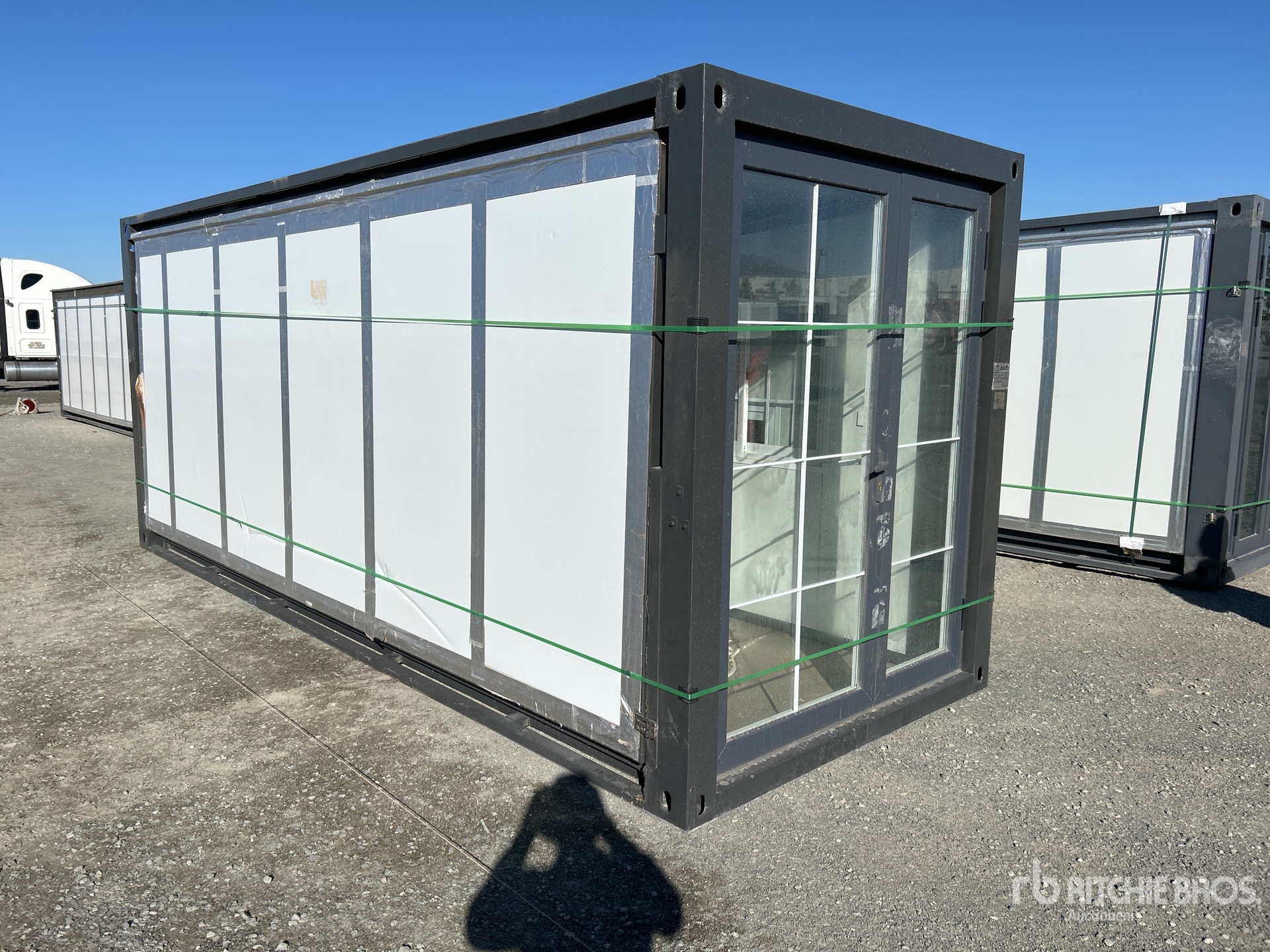2023 AGT 1920FB 19 ft x 20 ft Expandable House Divers - Structure ...