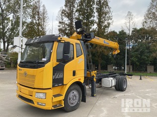 2021 FAW 4x2 Sleeper Crane Truck in Xuzhou, Jiangsu, China (IronPlanet ...