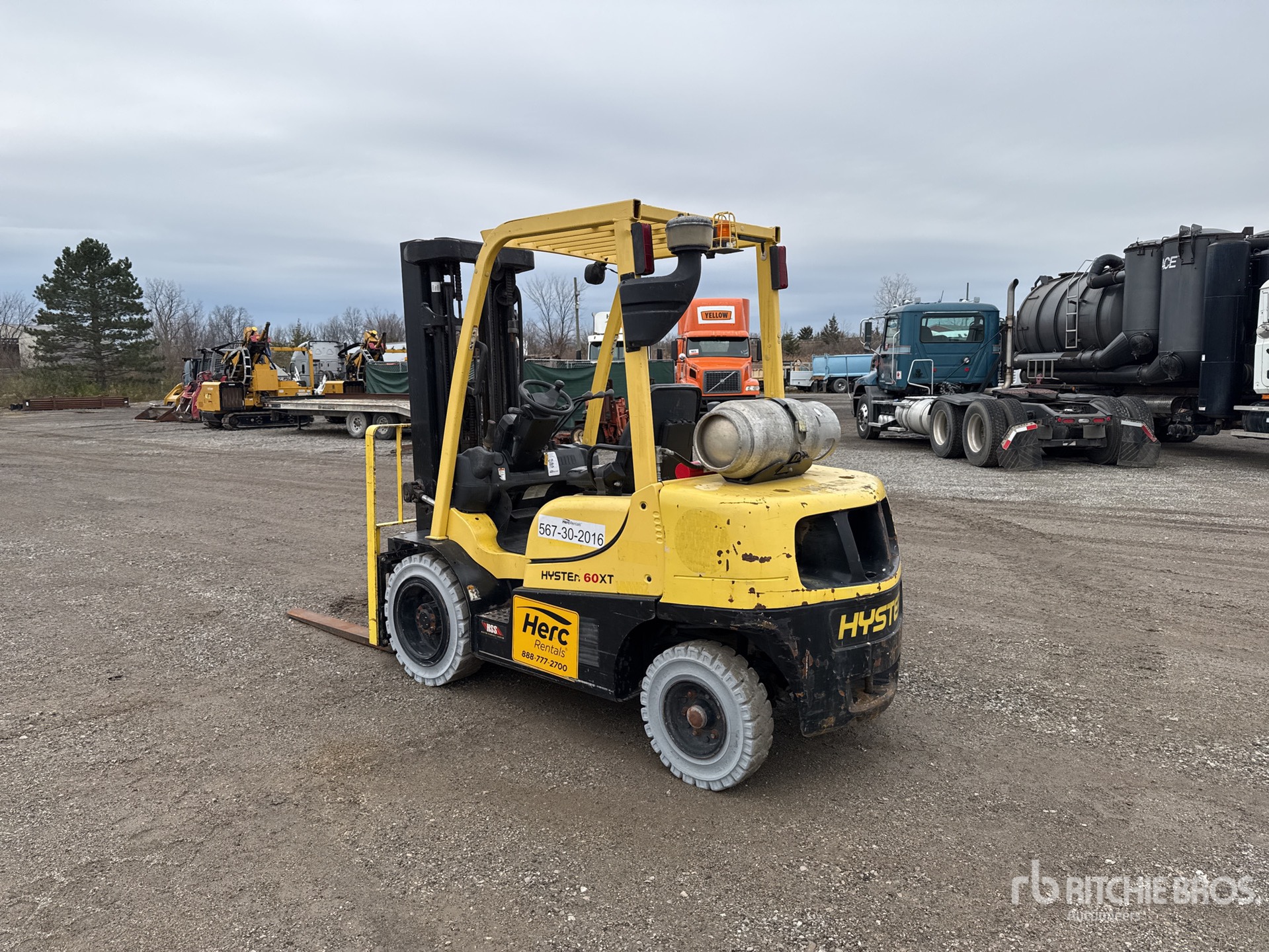 2018 Hyster H60XT 5450 lb Chariot élévateur à bandage pneumatique ...