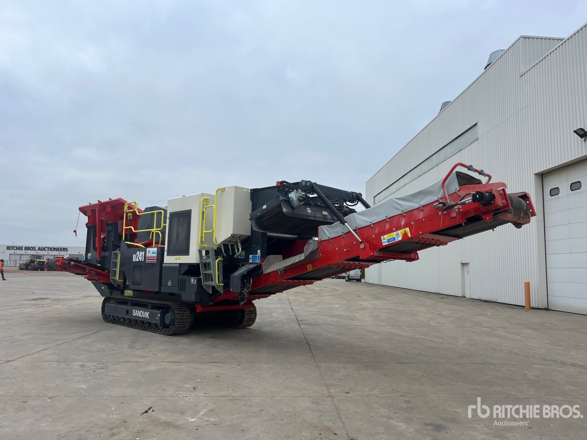 2023 Sandvik QJ241 Concasseur A Machoires Jaw Crusher | Ritchie Bros ...