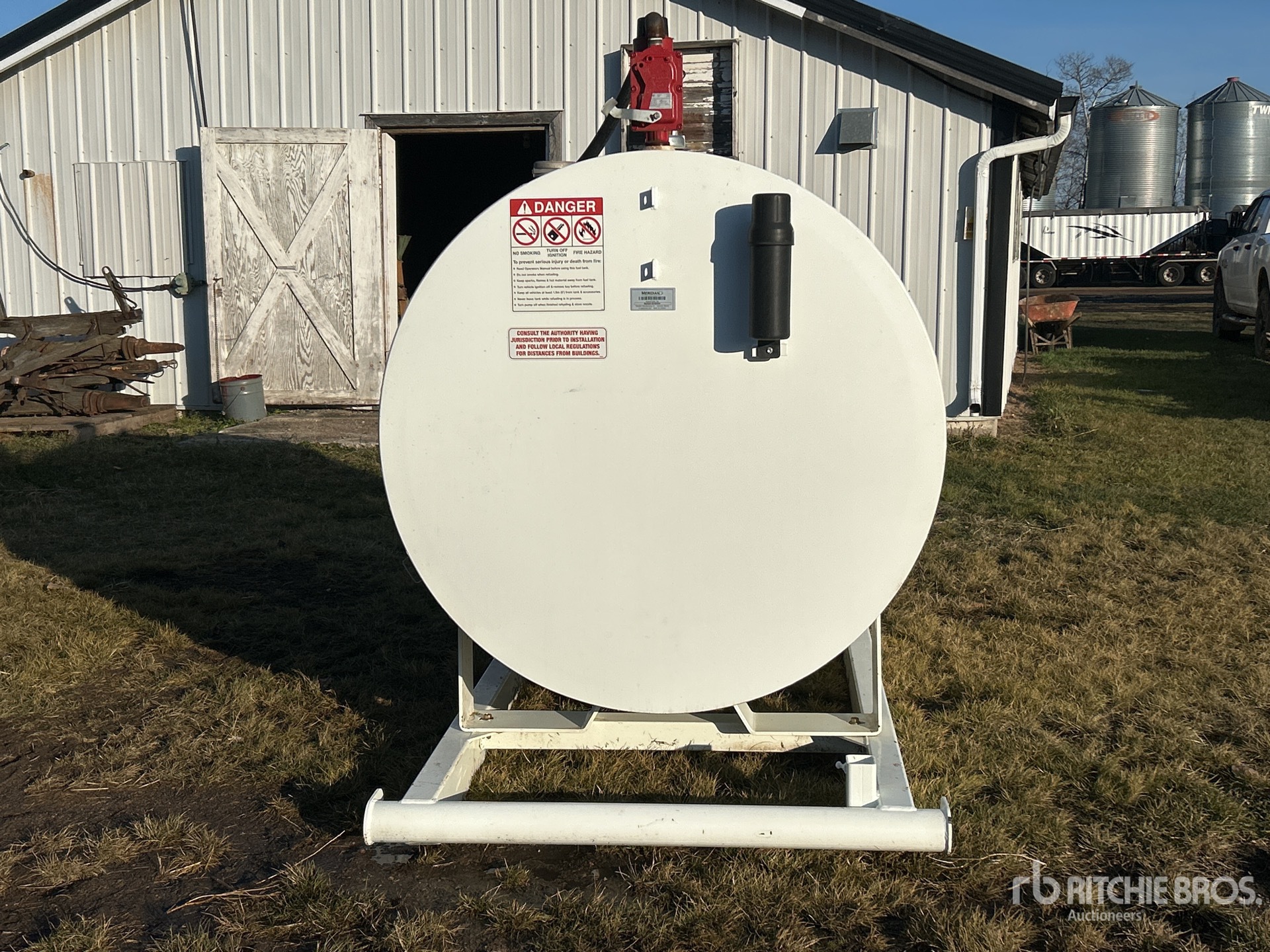 Meridian 2300 L Skid Mounted Steel Diesel Fuel Tank | Ritchie Bros ...