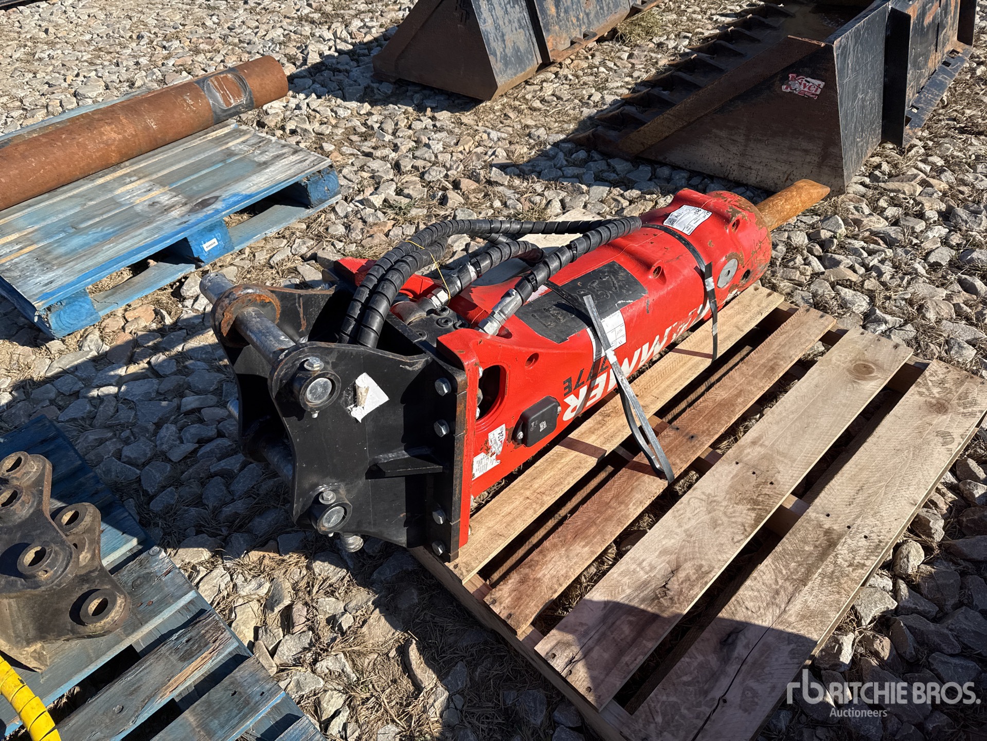 2023 Sandvik 777E 750 lb Class Martello idraulico | Ritchie Bros ...